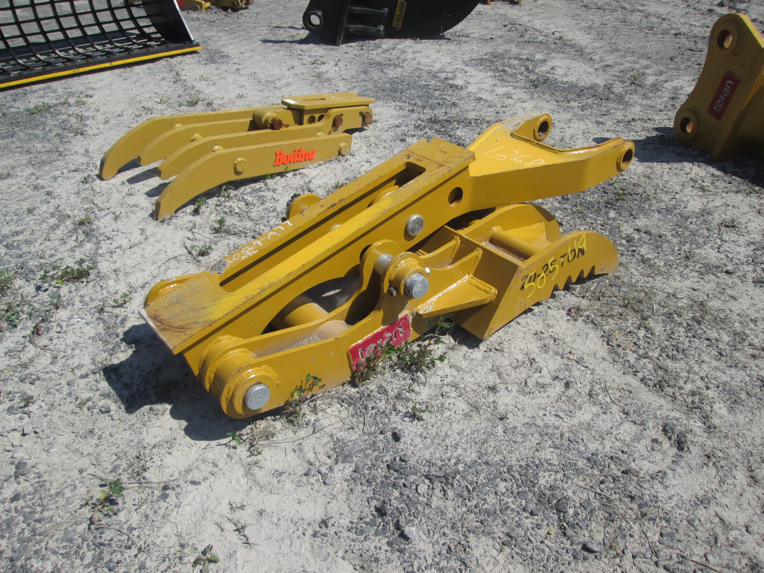 #3285- EMAQ 5600 4 Finger Adjustable Manual Thumb for Machine - REGULAR ...