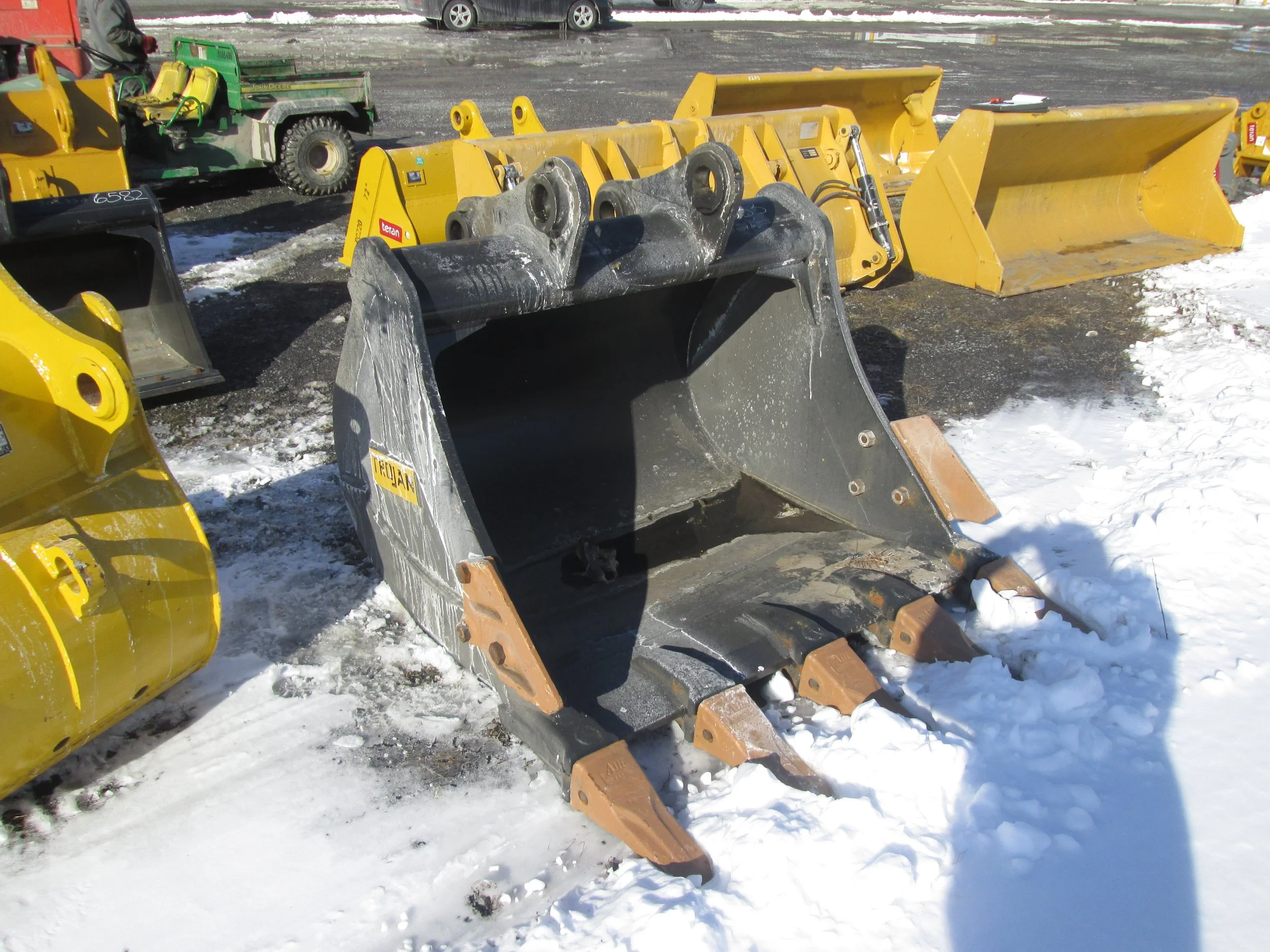 #6533- 54" New DE/Trojan Tooth Bucket Hitachi EX270, Komatsu PC300 ...