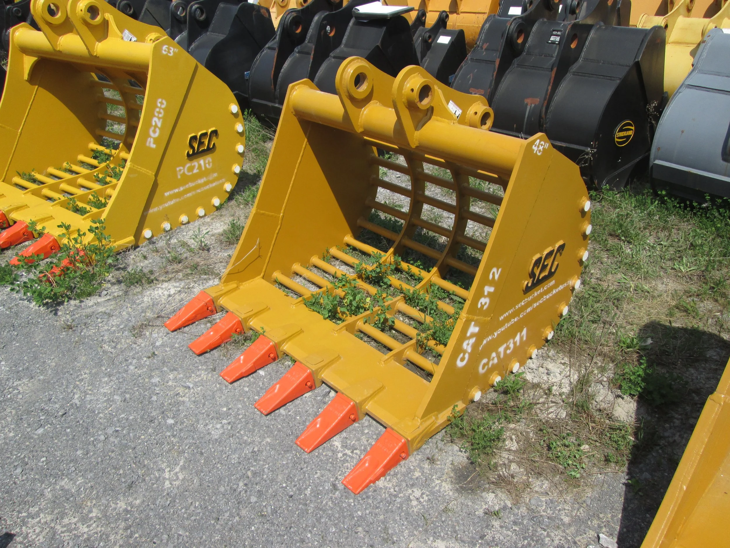 Skeleton Tooth Buckets — Carroll Equipment - CNY'S Best Place For ...