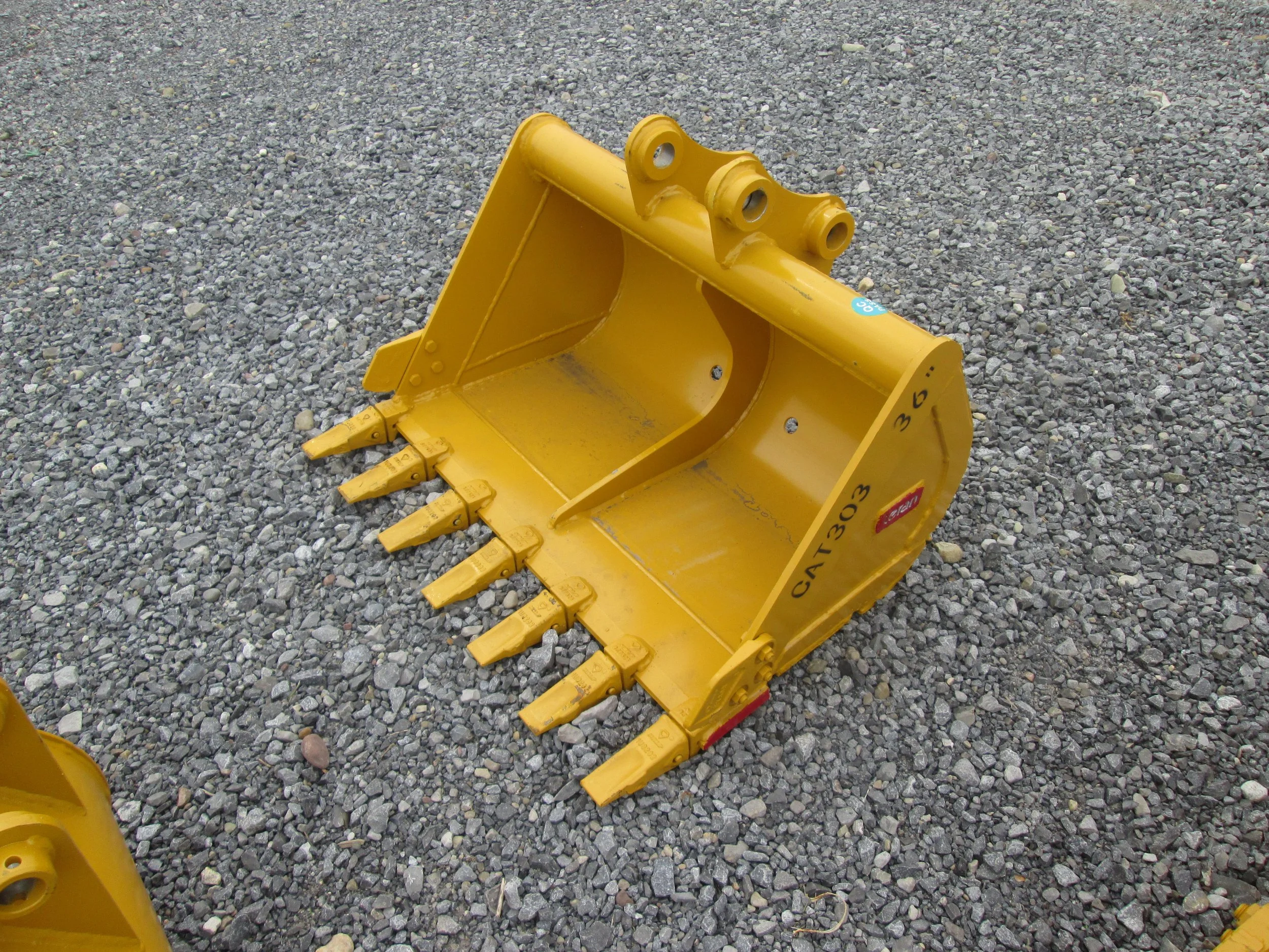 Tooth Buckets 31"-40" — Carroll Equipment - CNY'S Best Place For ...