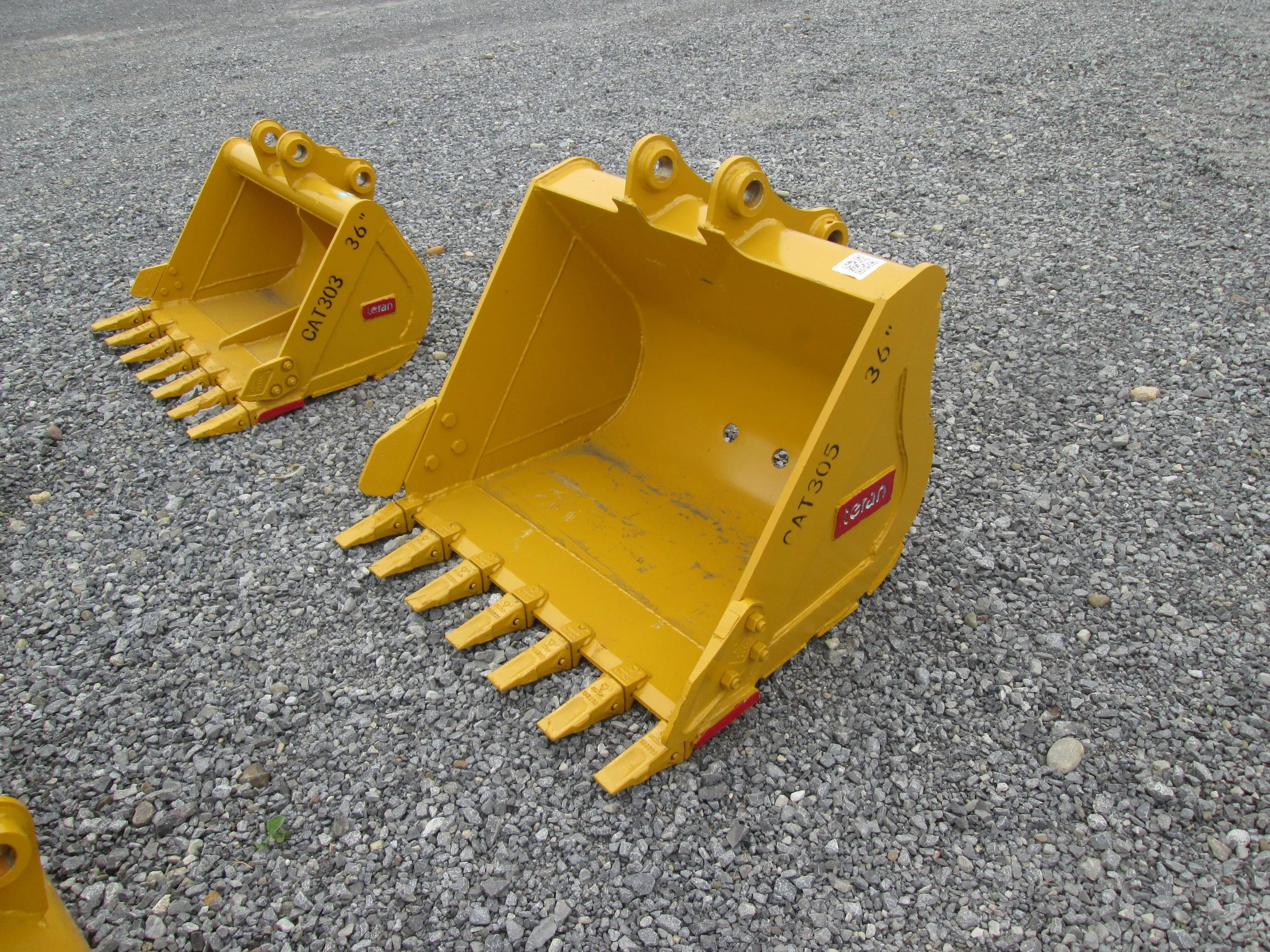 Tooth Buckets 31"-40" — Carroll Equipment - CNY'S Best Place For ...