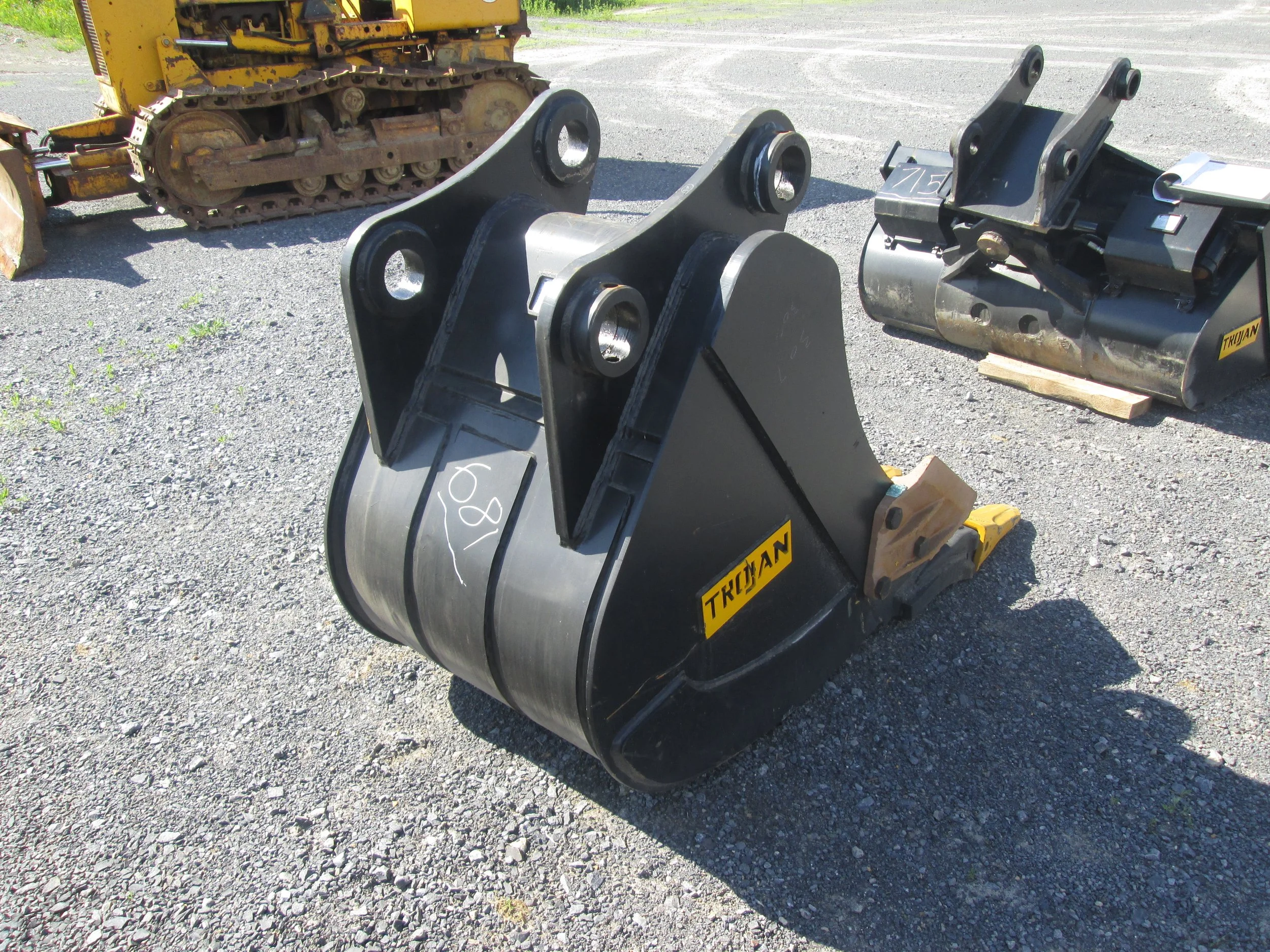 #681- 30" New Trojan Tooth Bucket Hitachi EX270, JD270, Komatsu PC300-6 ...