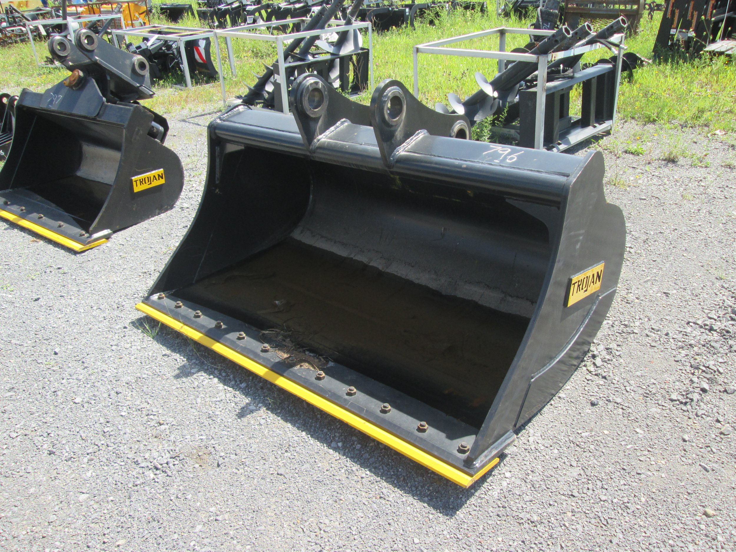 #796- NEW 72" Trojan Ditching Bucket - Komatsu PC200, Kobelco SK200 ...