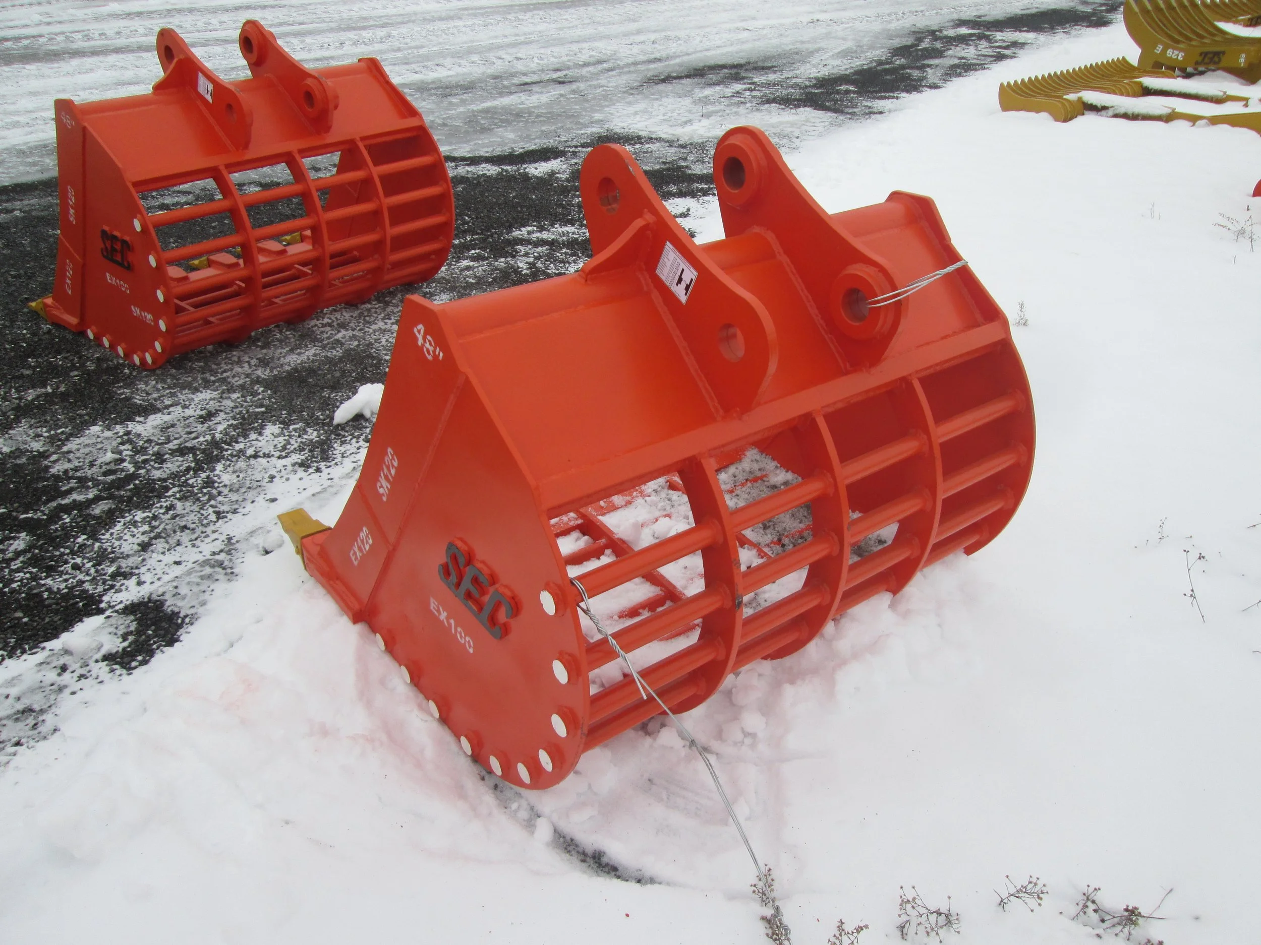 Skeleton Tooth Buckets — Carroll Equipment - CNY'S Best Place For ...