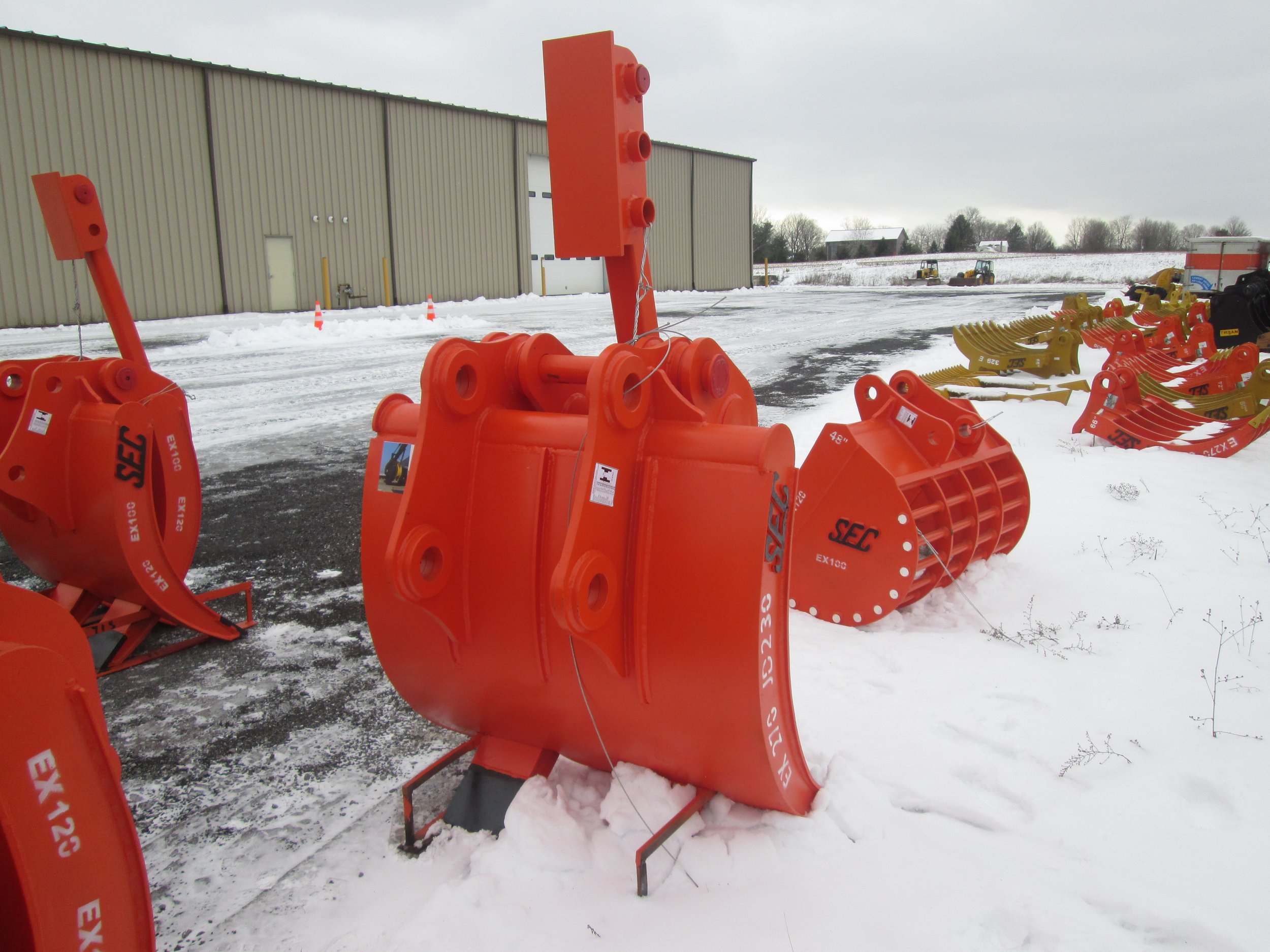 Grapples — Carroll Equipment - CNY'S Best Place For Construction Equipment