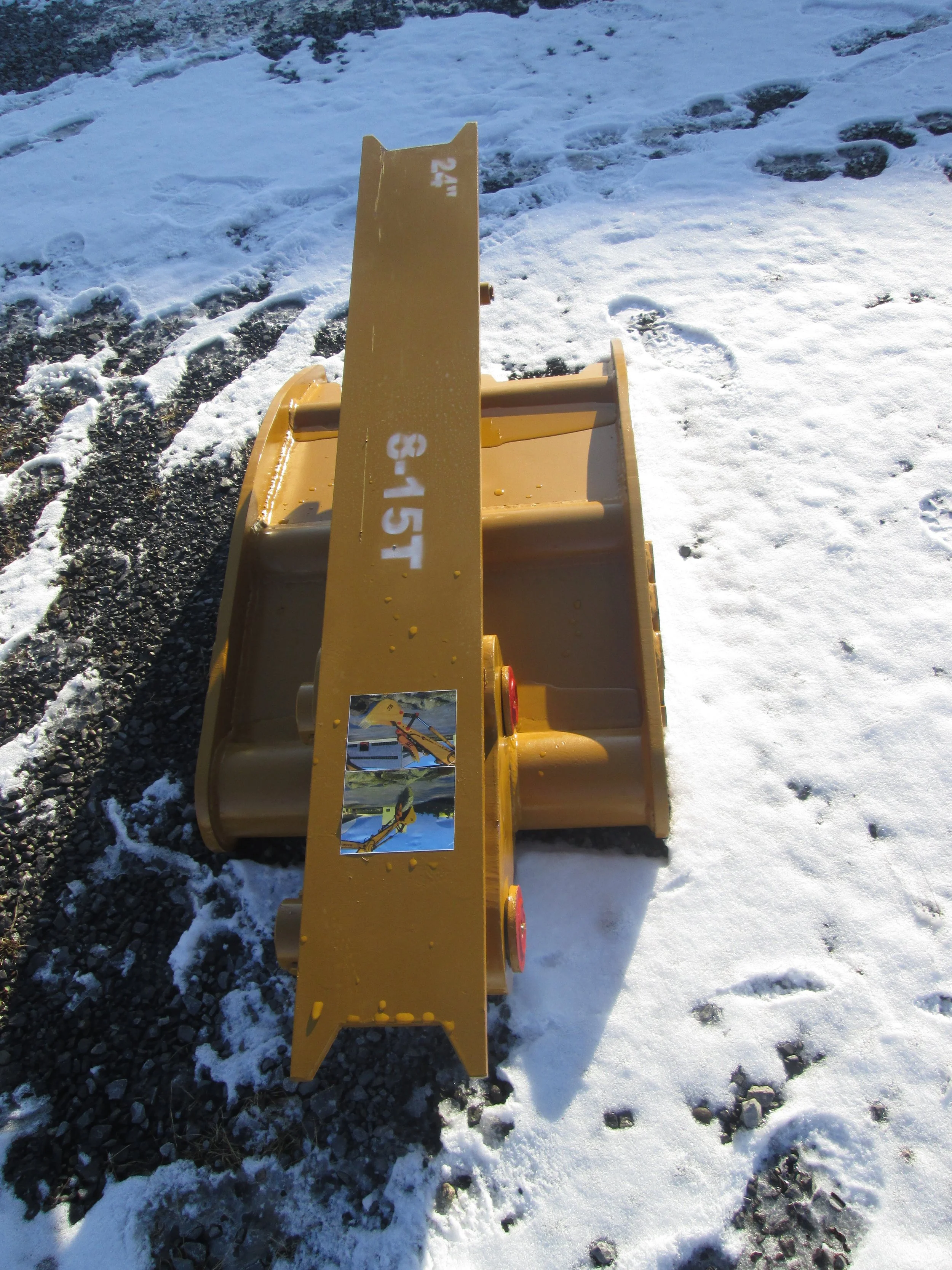 #9991 - 24"X56" New SEC 5600 Series Hydraulic Thumb - REGULAR PRICE ...