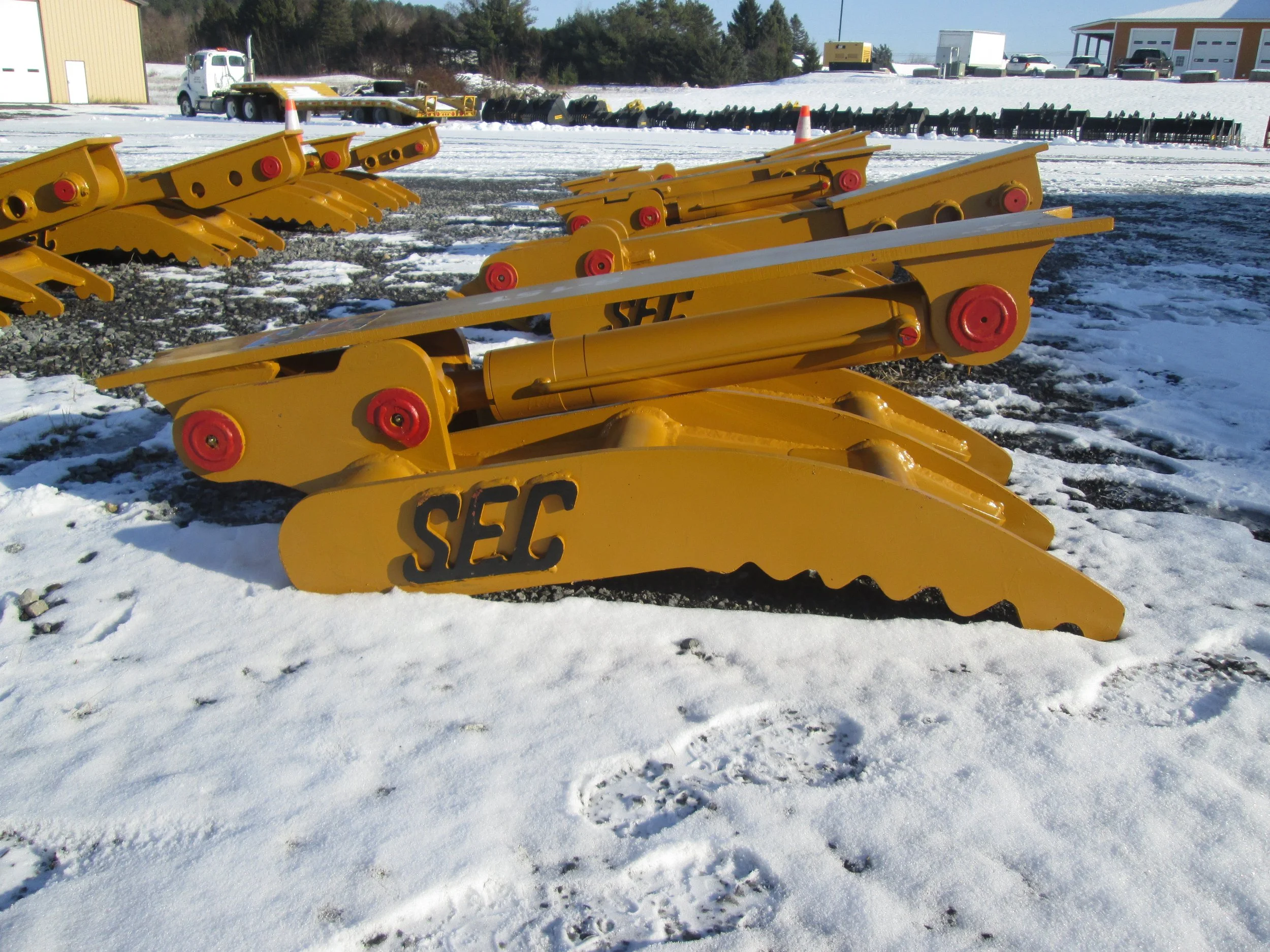 #9991 - 24"X56" New SEC 5600 Series Hydraulic Thumb - REGULAR PRICE ...