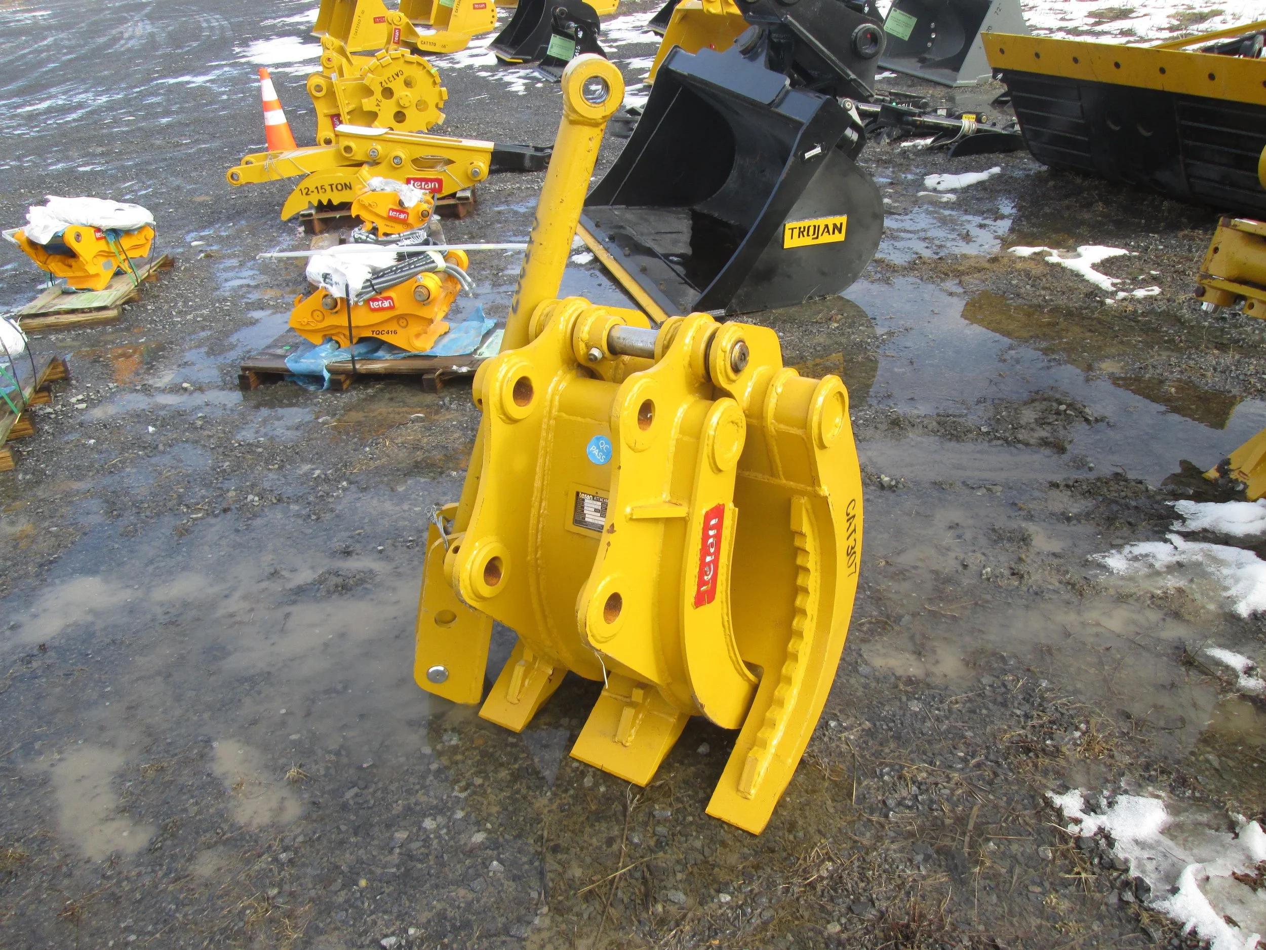 Grapples — Carroll Equipment - CNY'S Best Place For Construction Equipment