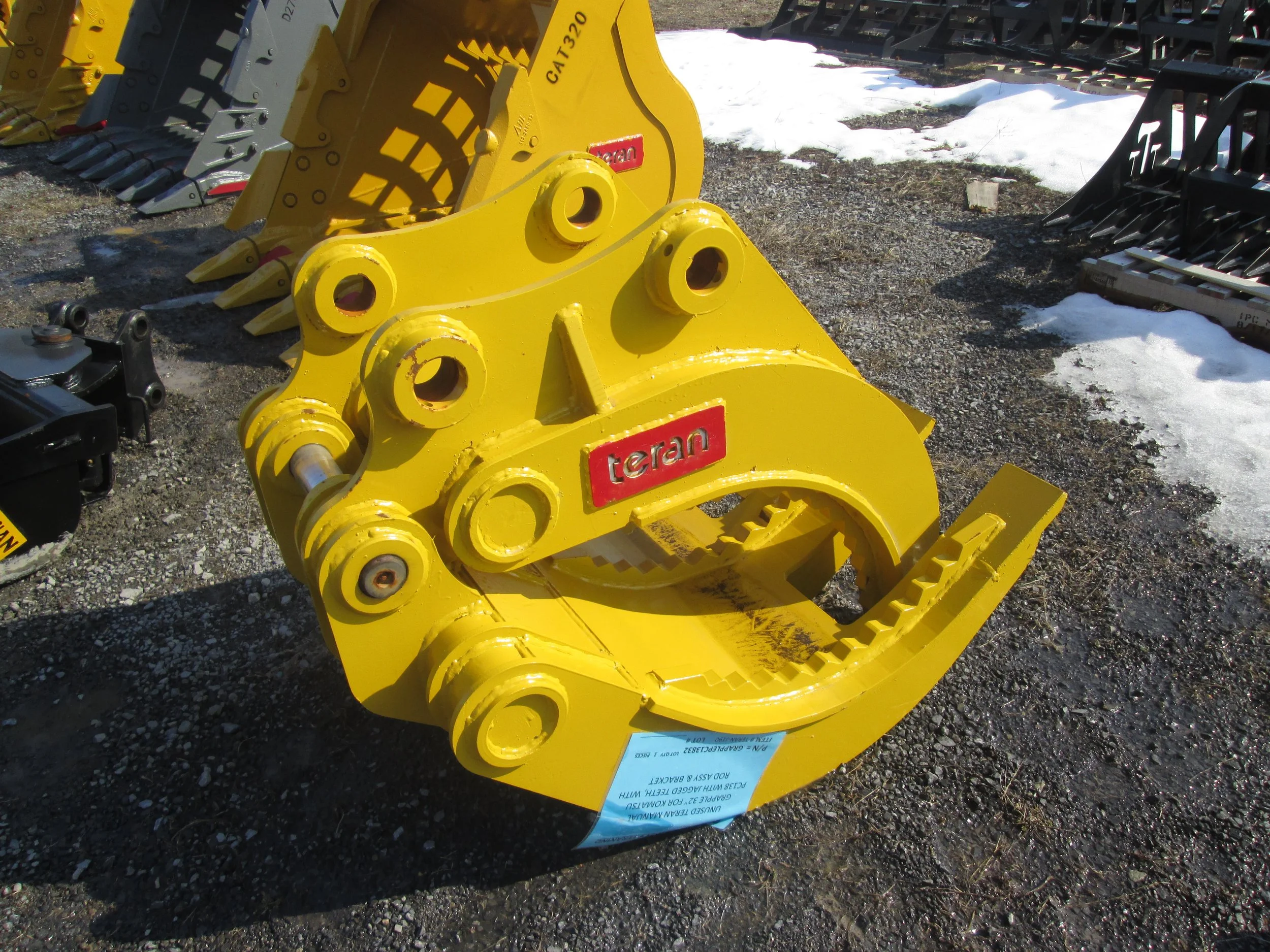 #5547- NEW TERAN ADJUSTABLE 1/2 STATIONARY GRAPPLE KOMATSU PC120, PC138 ...