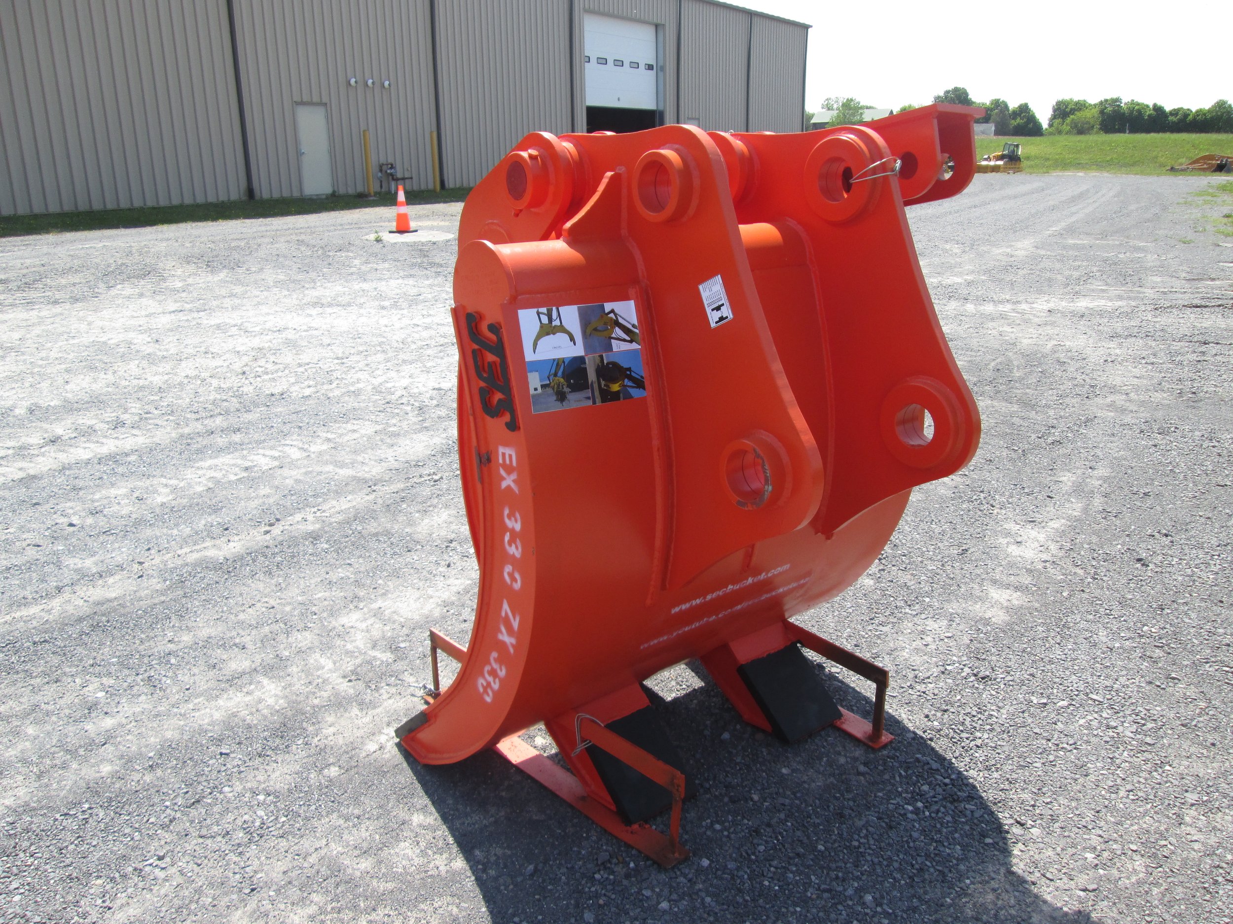 Grapples — Carroll Equipment - CNY'S Best Place For Construction Equipment