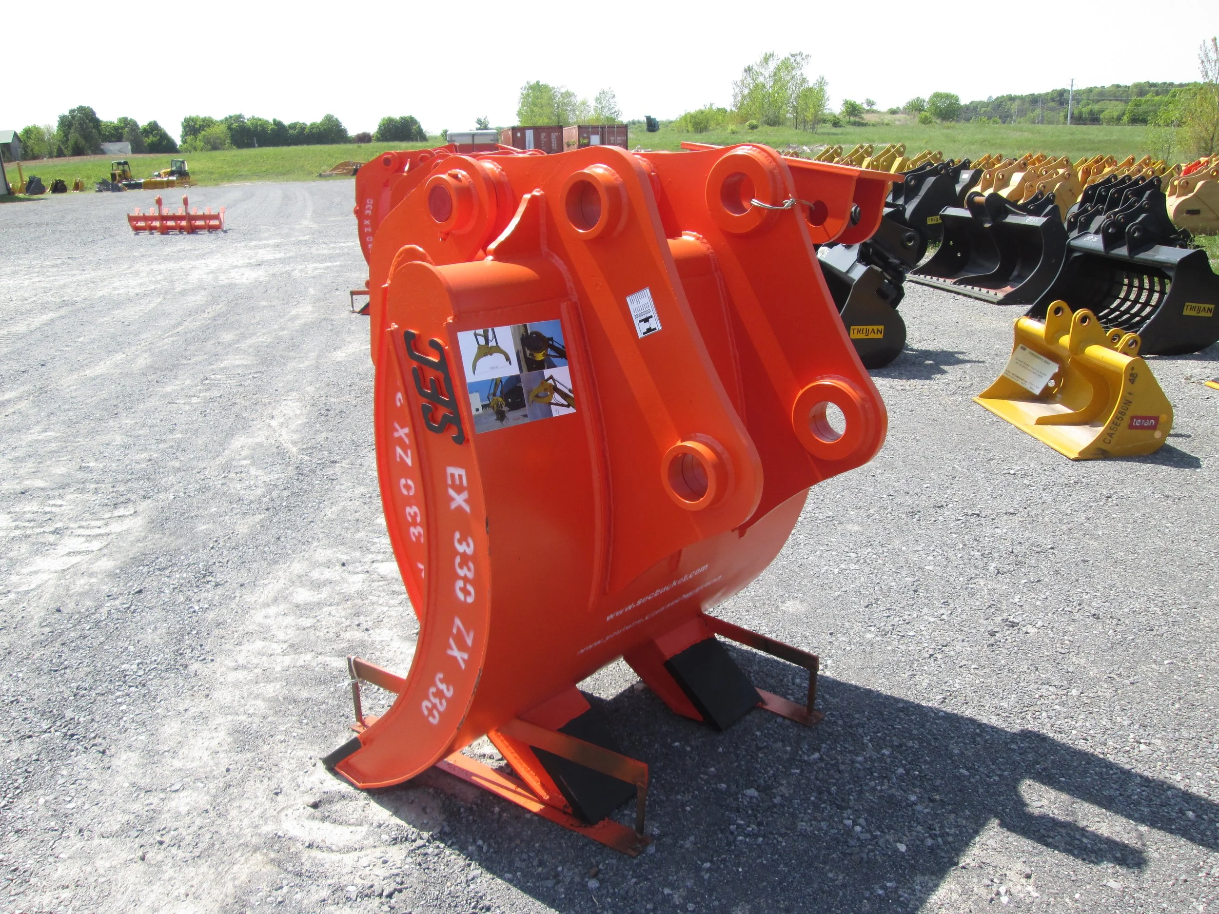 Grapples — Carroll Equipment - CNY'S Best Place For Construction Equipment