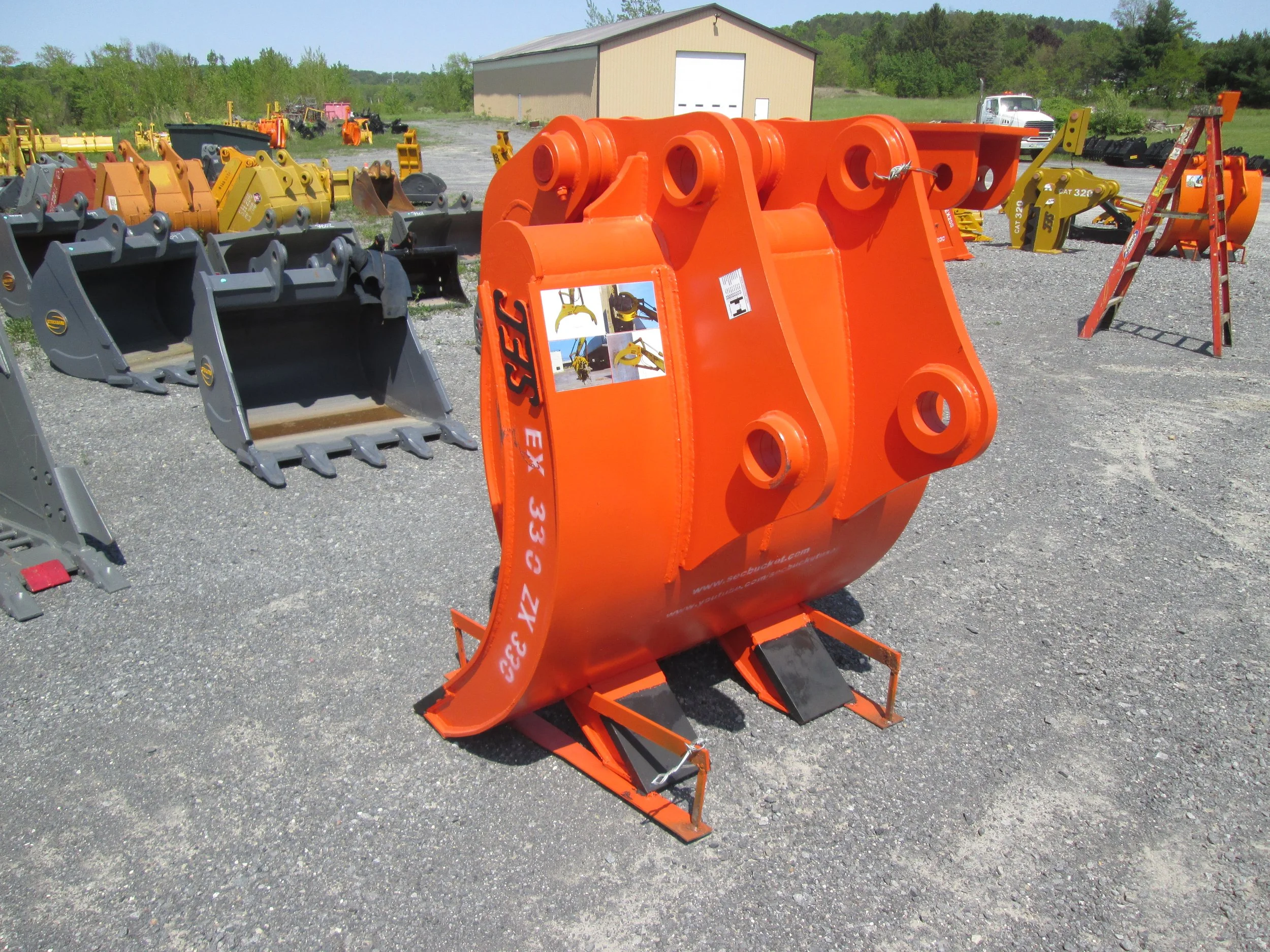 Grapples — Carroll Equipment - CNY'S Best Place For Construction Equipment