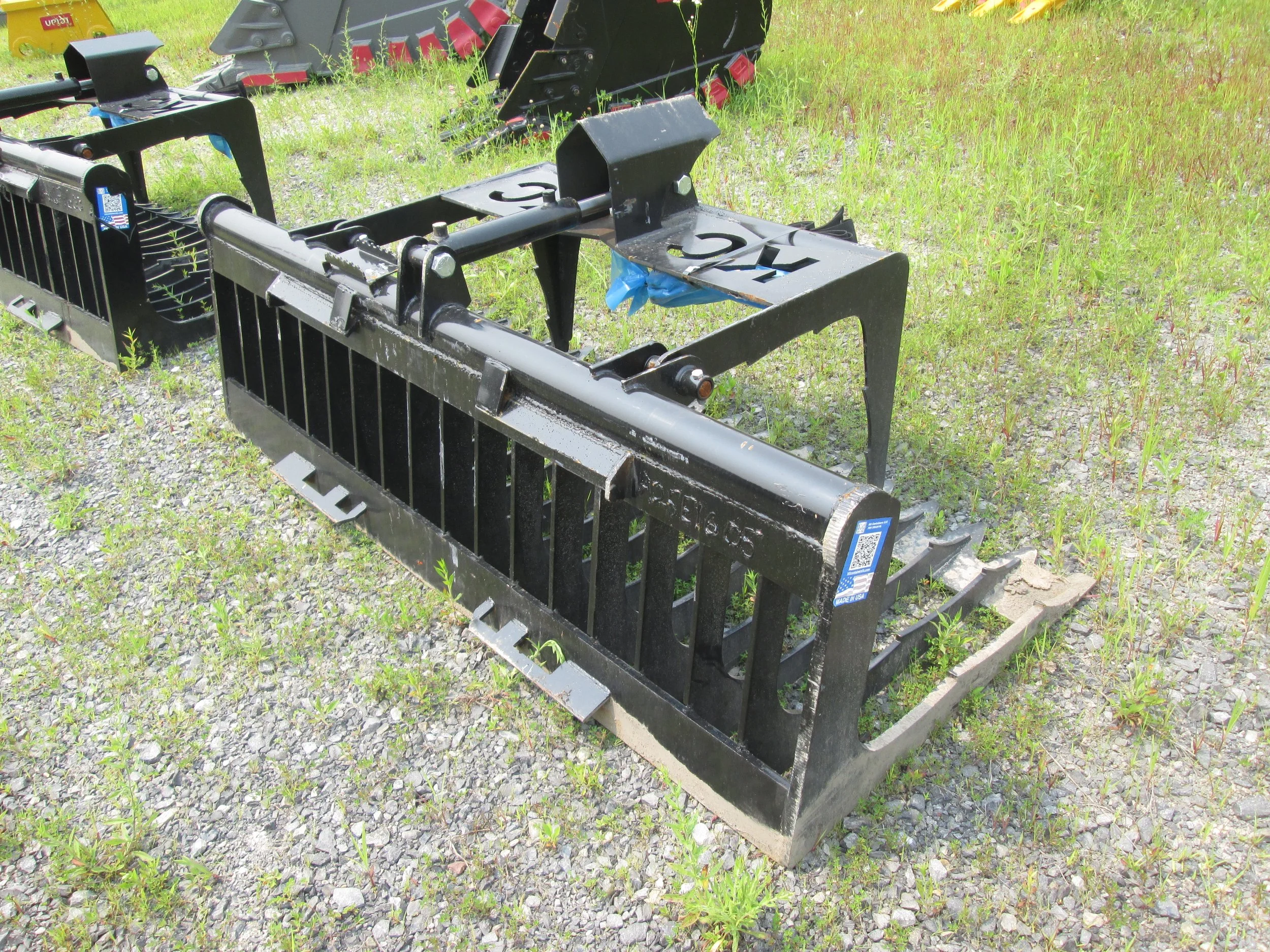 #828 - 76" NEW KC Single Cylinder Root Grapple for Skid Steer/Compact ...