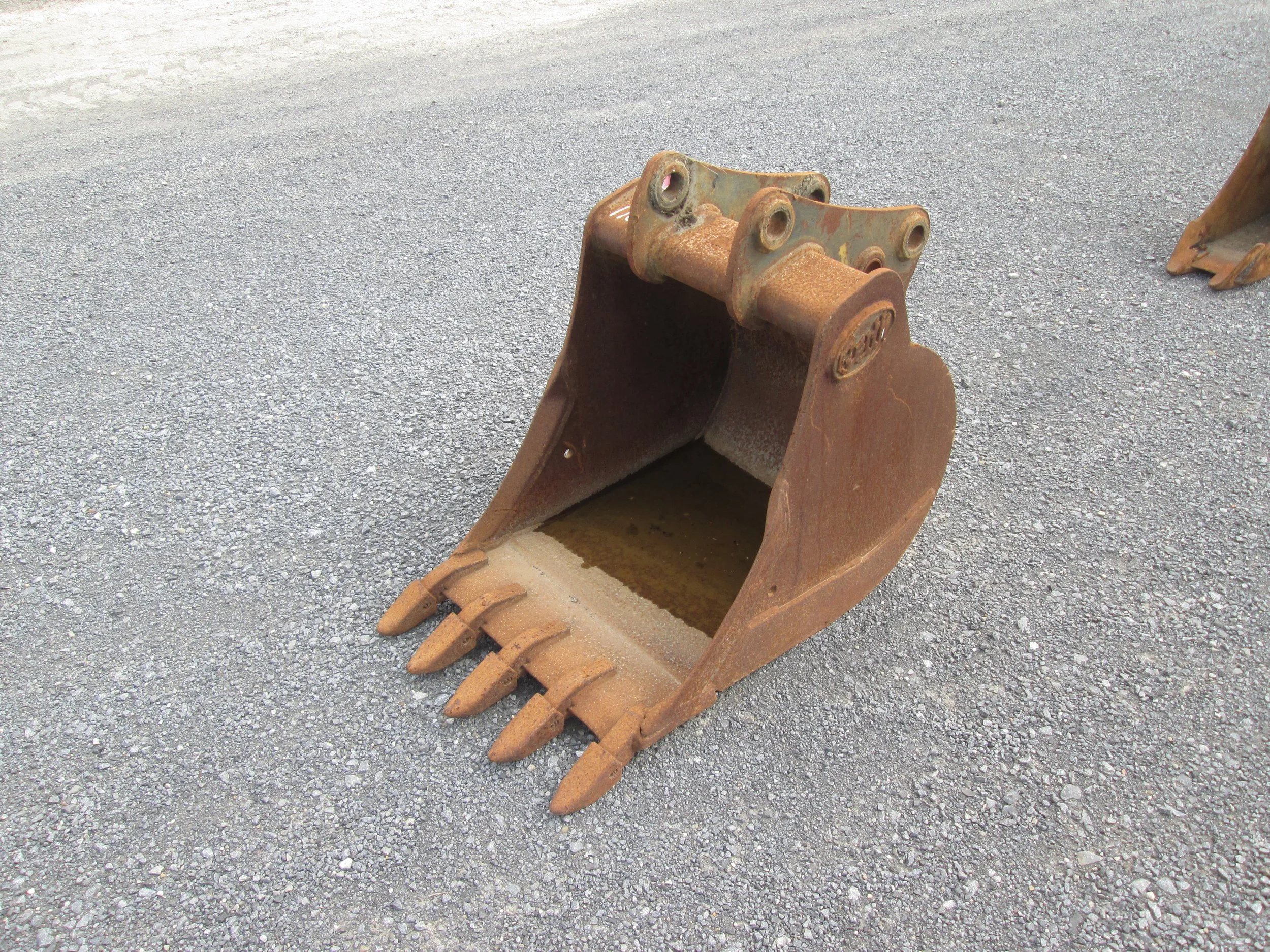 Backhoe Tooth Buckets — Carroll Equipment - CNY'S Best Place For ...