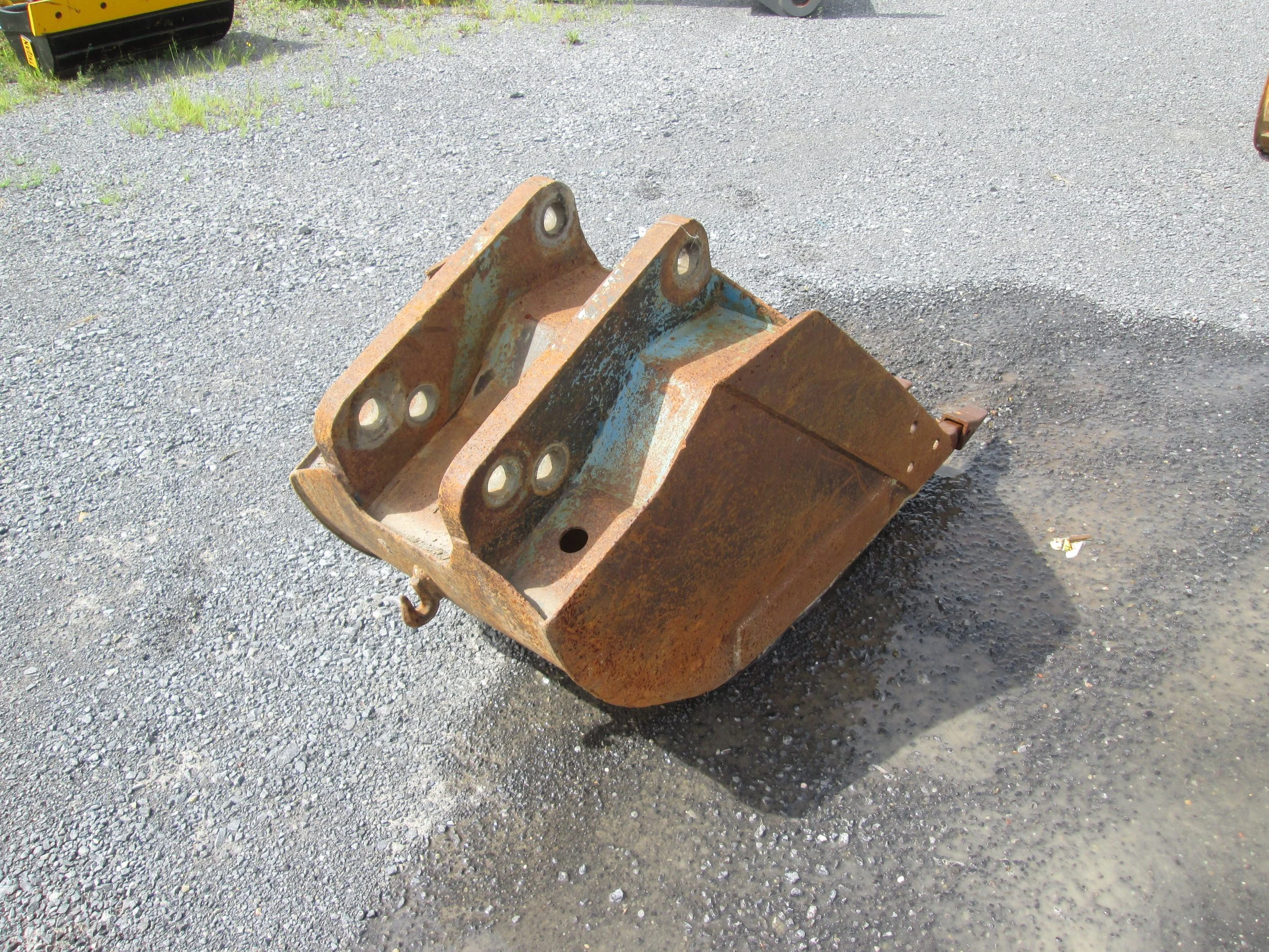 Backhoe Tooth Buckets — Carroll Equipment - CNY'S Best Place For ...