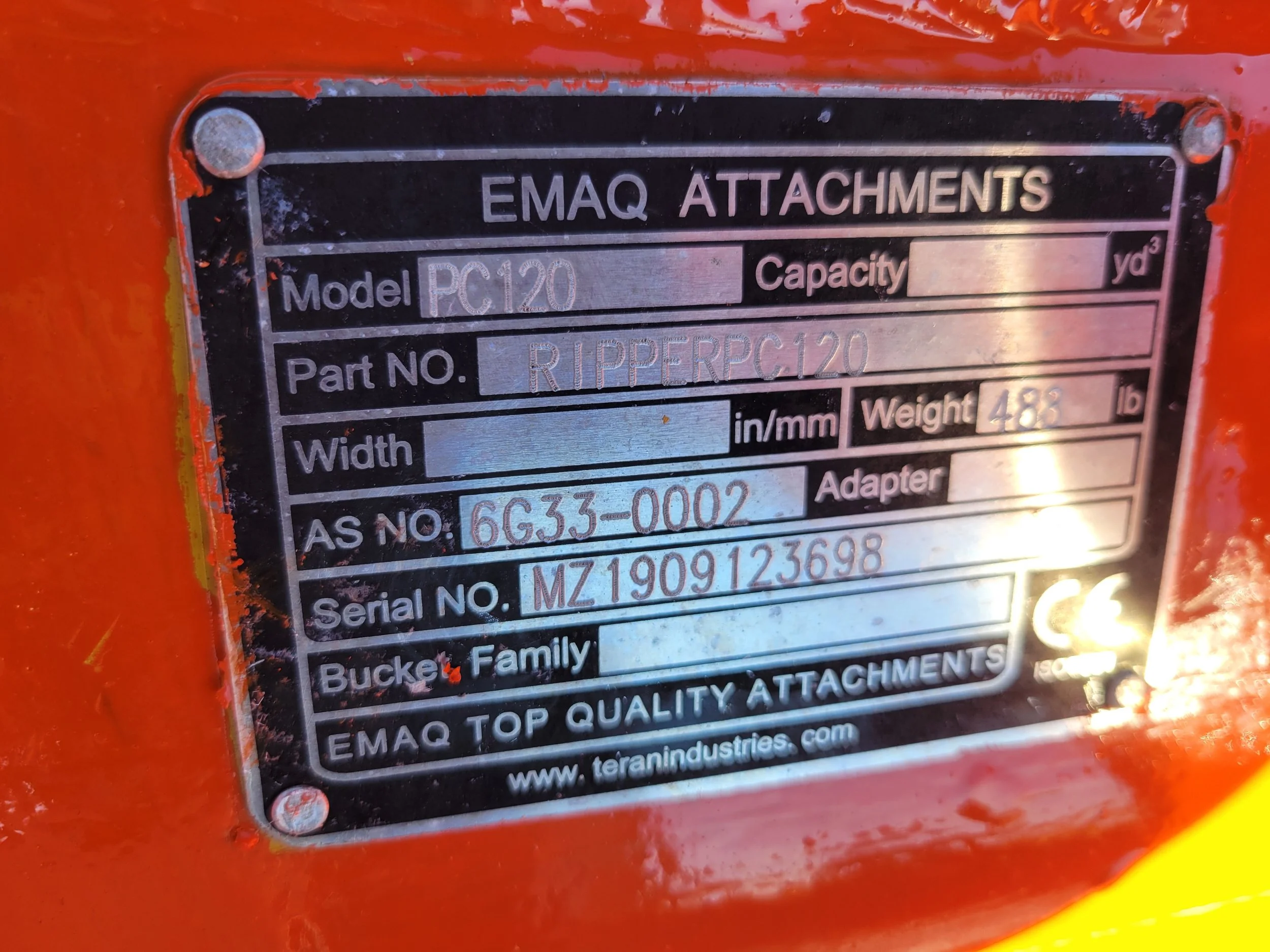 #3698- NEW EMAQ RIPPER FITS- JOHN DEERE 100, 120, 130, 135 HITACHI 100 ...