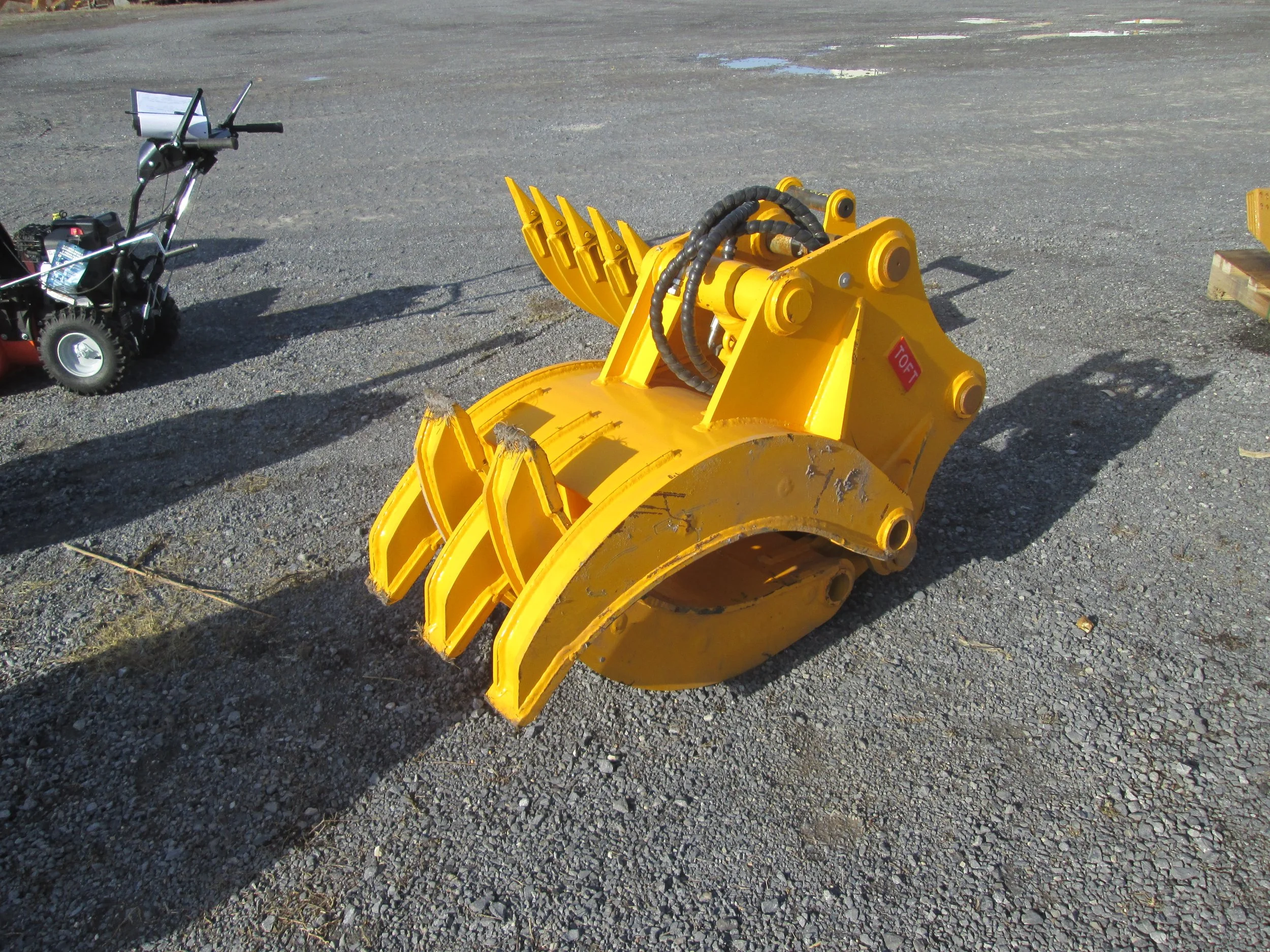 Grapples — Carroll Equipment - CNY'S Best Place For Construction Equipment