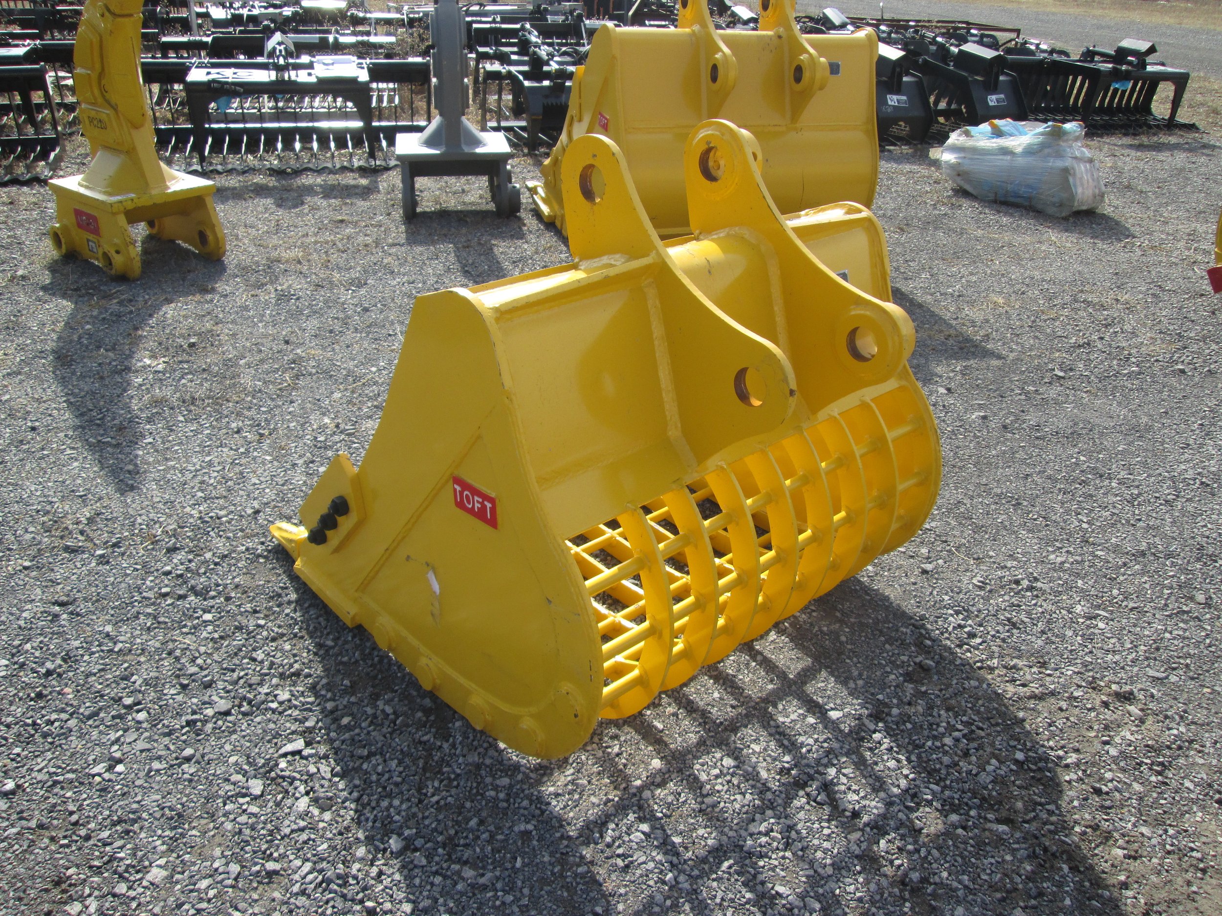 #1030- 42" New TOFT Skeleton Tooth Bucket Volvo EC140 - REGULAR PRICE ...