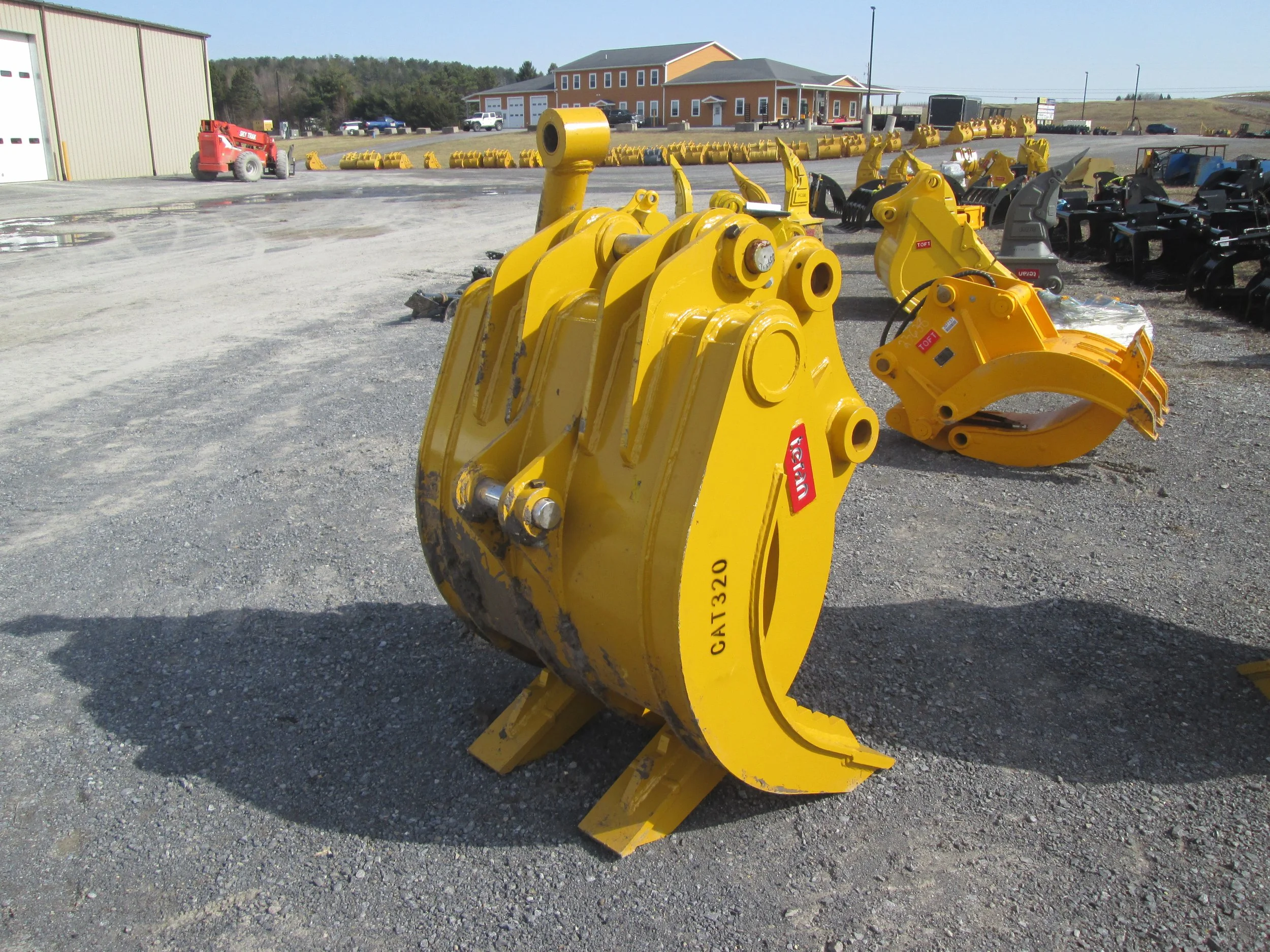 Grapples — Carroll Equipment - CNY'S Best Place For Construction Equipment