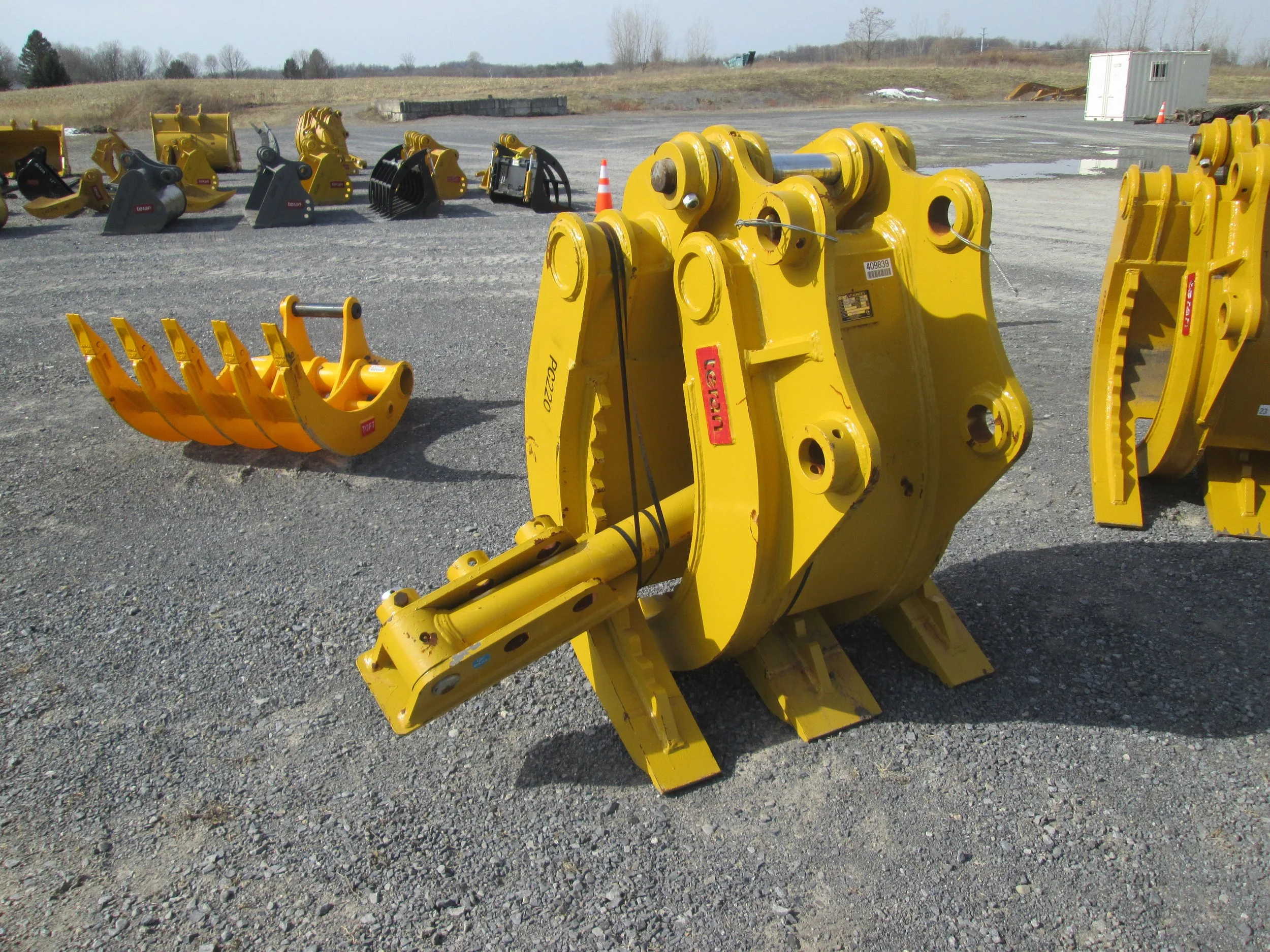 Grapples — Carroll Equipment - CNY'S Best Place For Construction Equipment