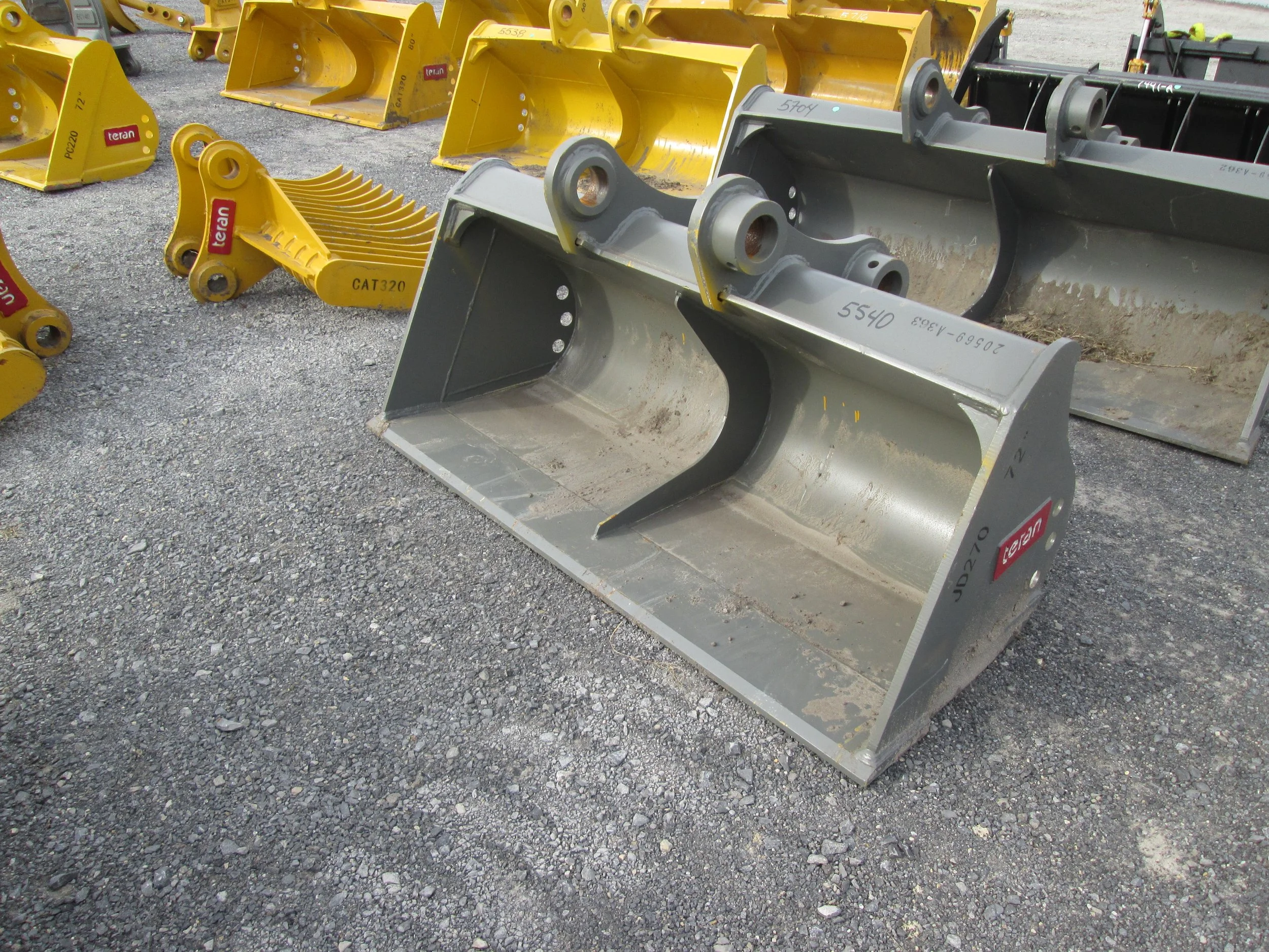 #2965- New 72" Teran Ditching Bucket Hitachi John John Deere 270 ...