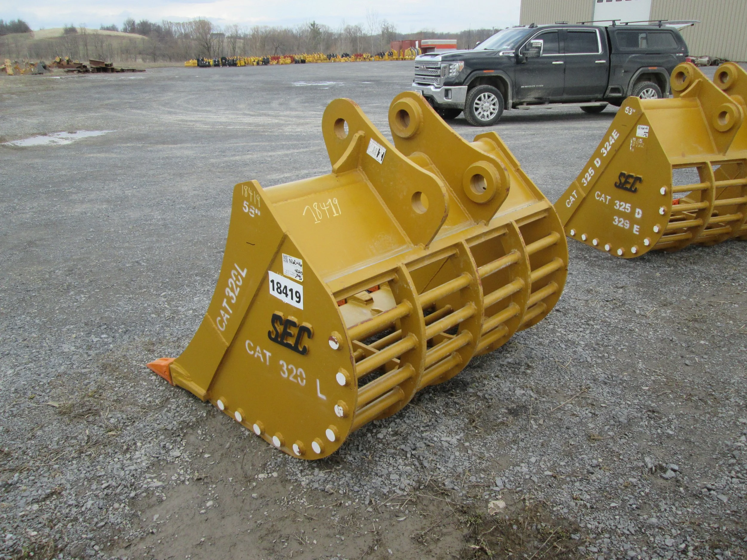 #0213- NEW 58" SEC SKELETON TOOTH BUCKET CAT 320 - REGULAR PRICE $8,398 ...