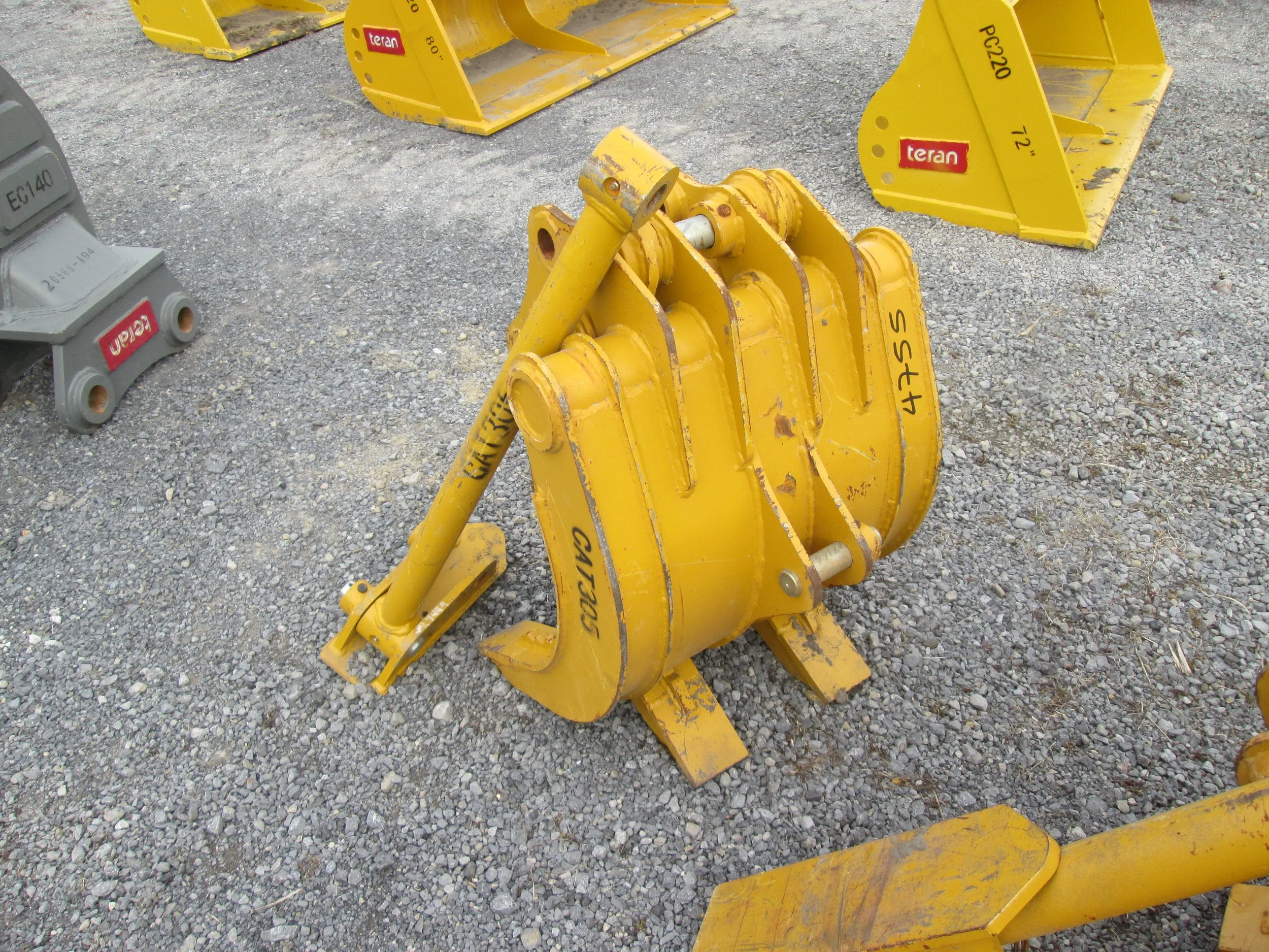 Grapples — Carroll Equipment - CNY'S Best Place For Construction Equipment
