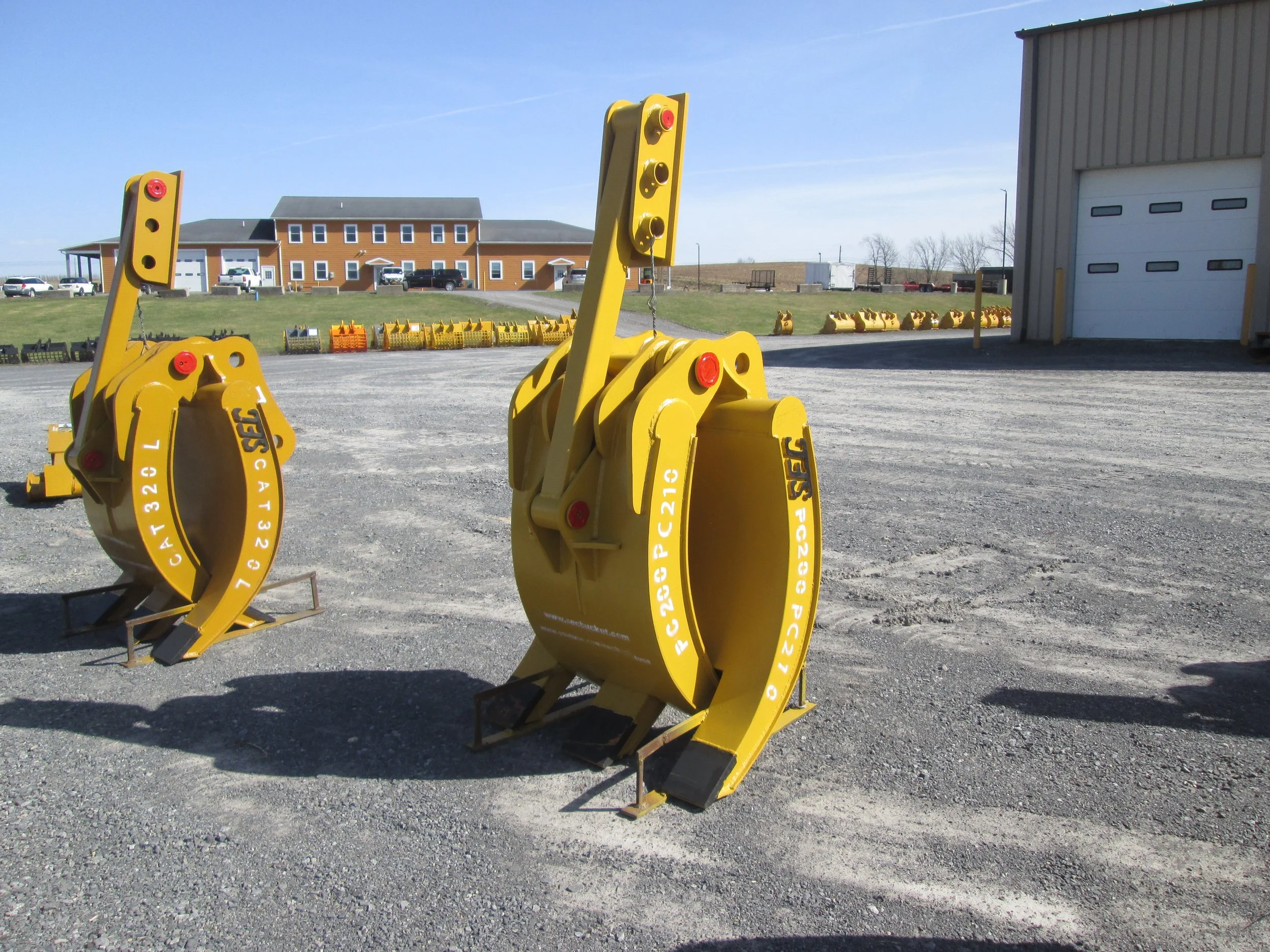 Grapples — Carroll Equipment - CNY'S Best Place For Construction Equipment