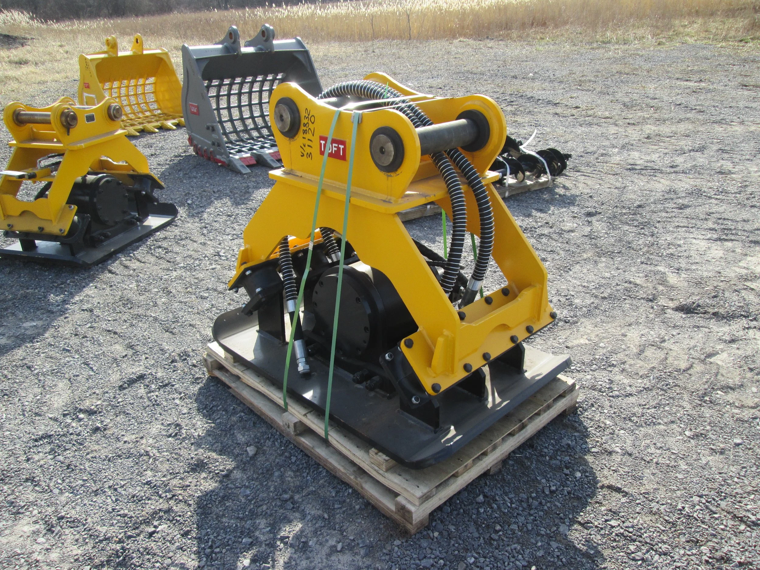 #1120 - NEW TOFT HYDRAULIC PLATE COMPACTOR 31.5"x46" TAMPER - CAT 320 - REGULAR PRICE $5,248.95 ...