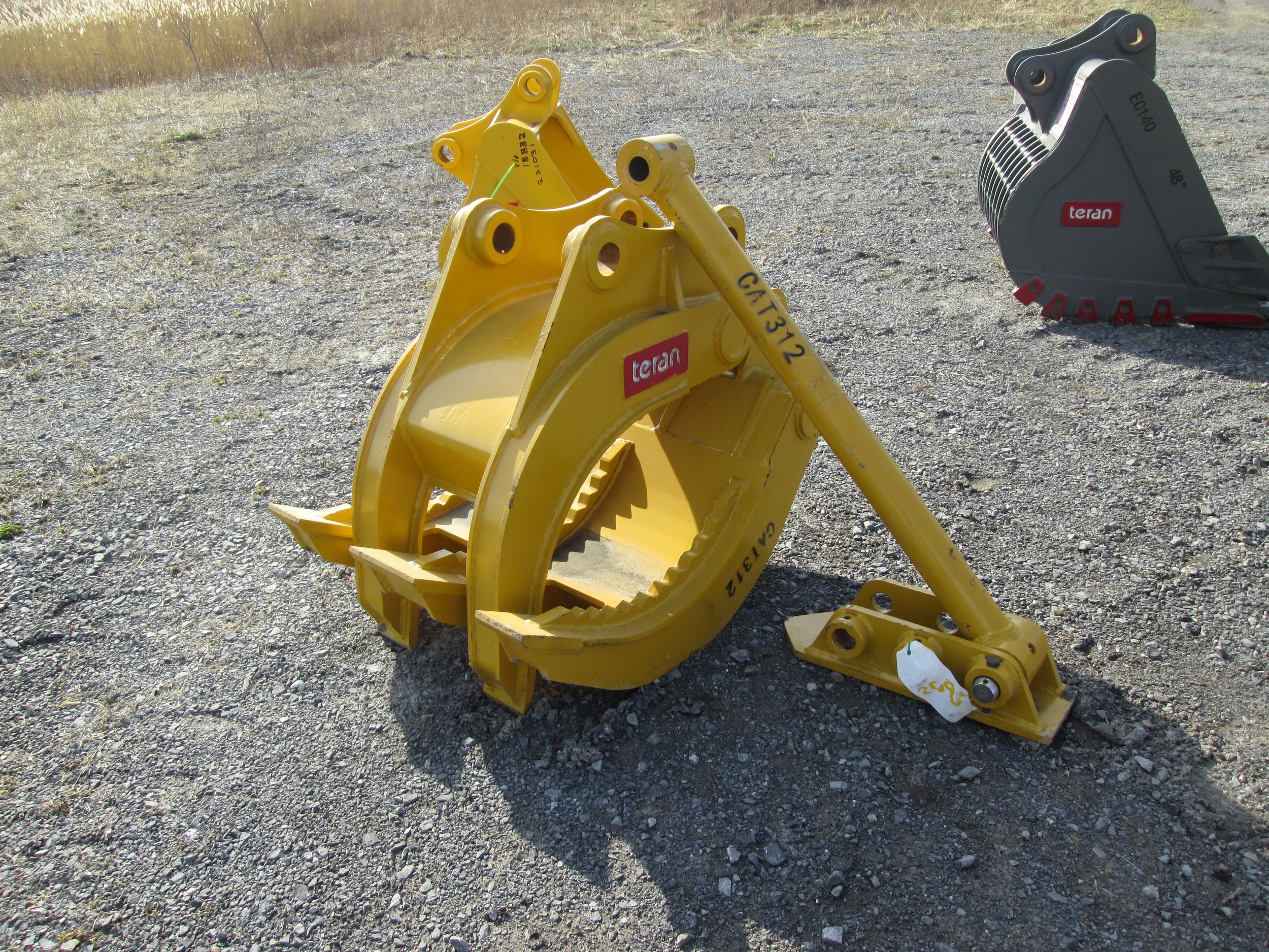 #4784 - NEW TERAN ADJUSTABLE 1/2 STATIONARY GRAPPLE CAT 310, CAT 312 ...