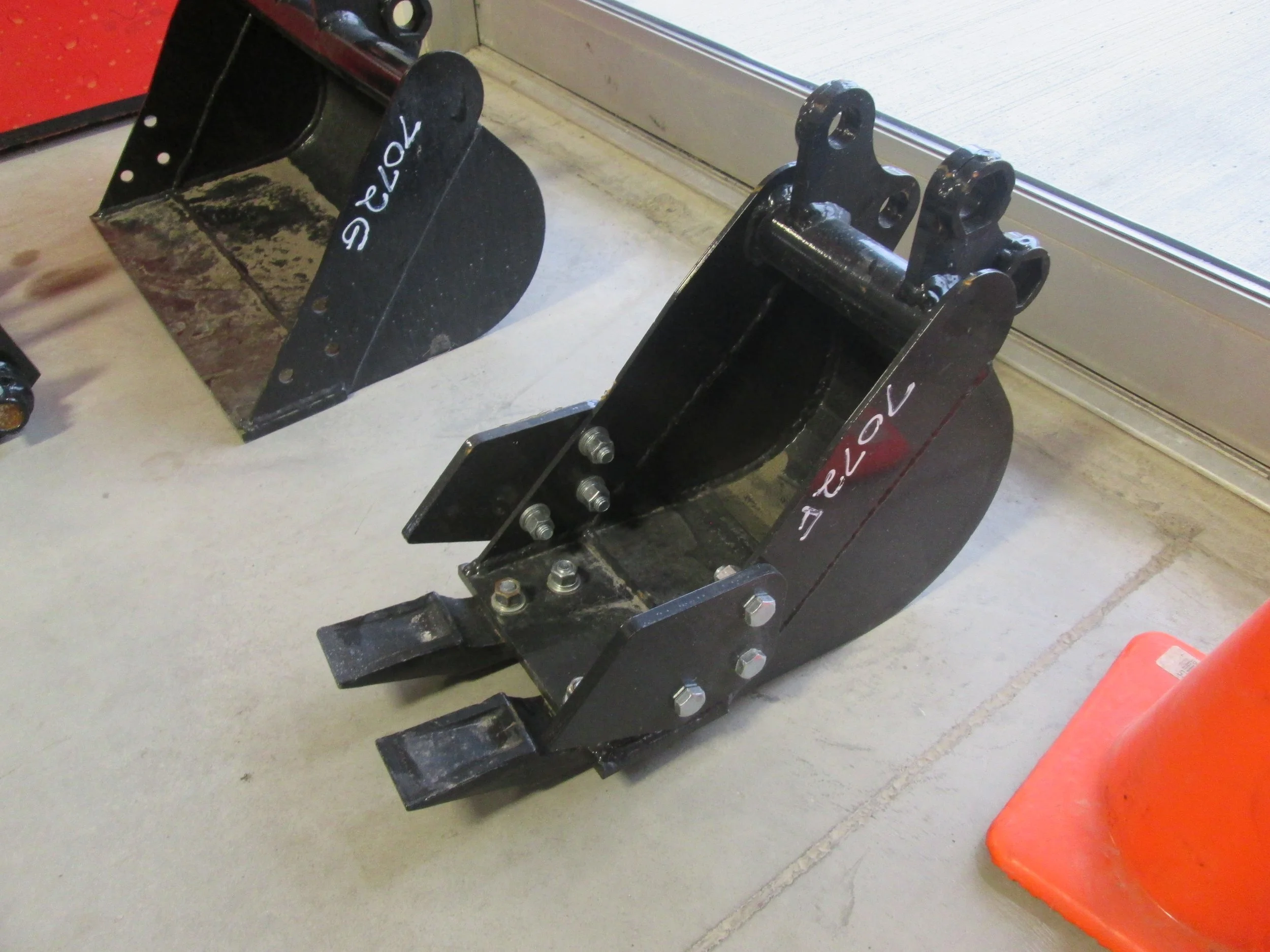 Tooth Buckets 8" – 20" — Carroll Equipment - CNY'S Best Place For ...