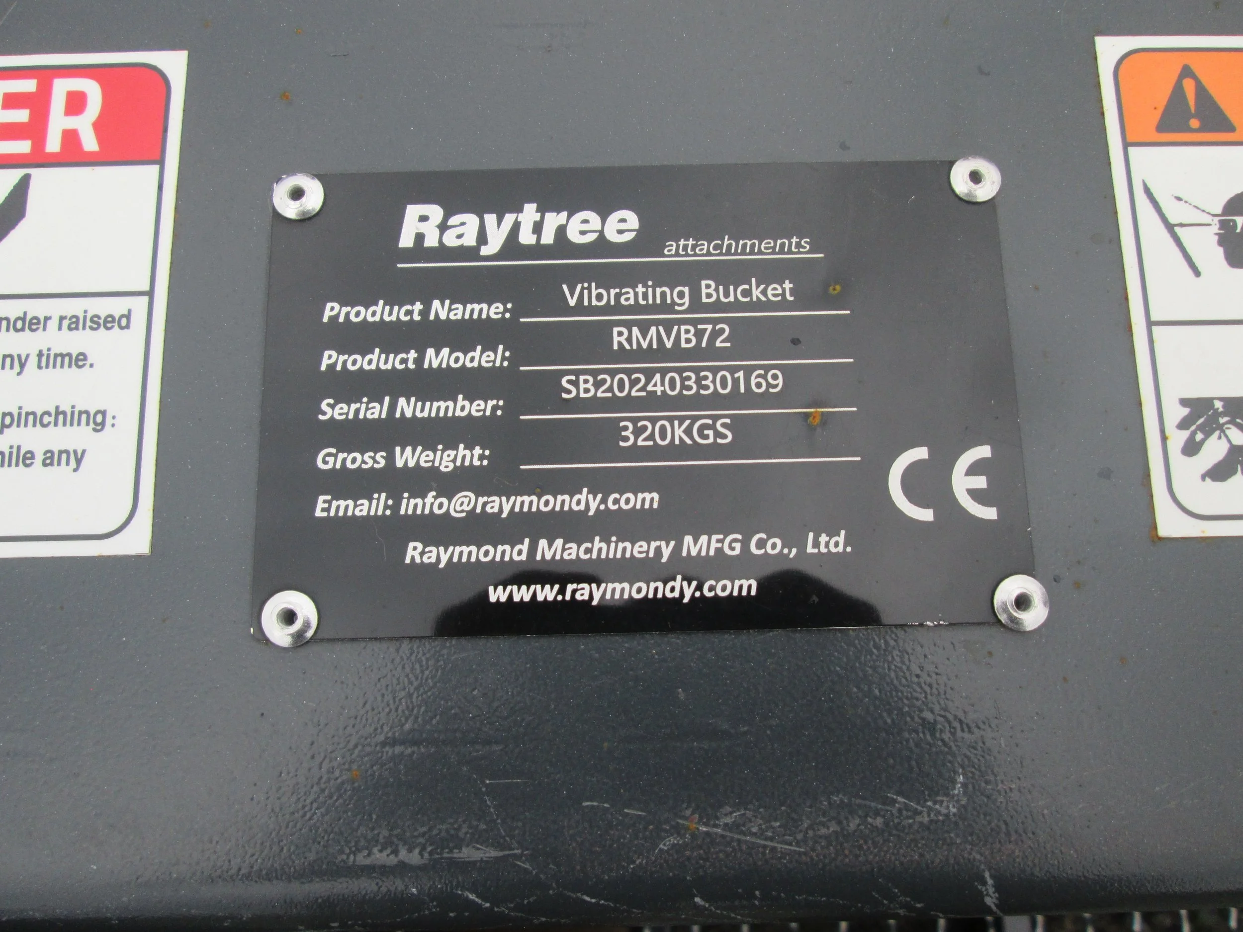 # 0169- 72" NEW RAYTREE HYDRAULIC SHAKER SCREENING BUCKET - REGULAR ...