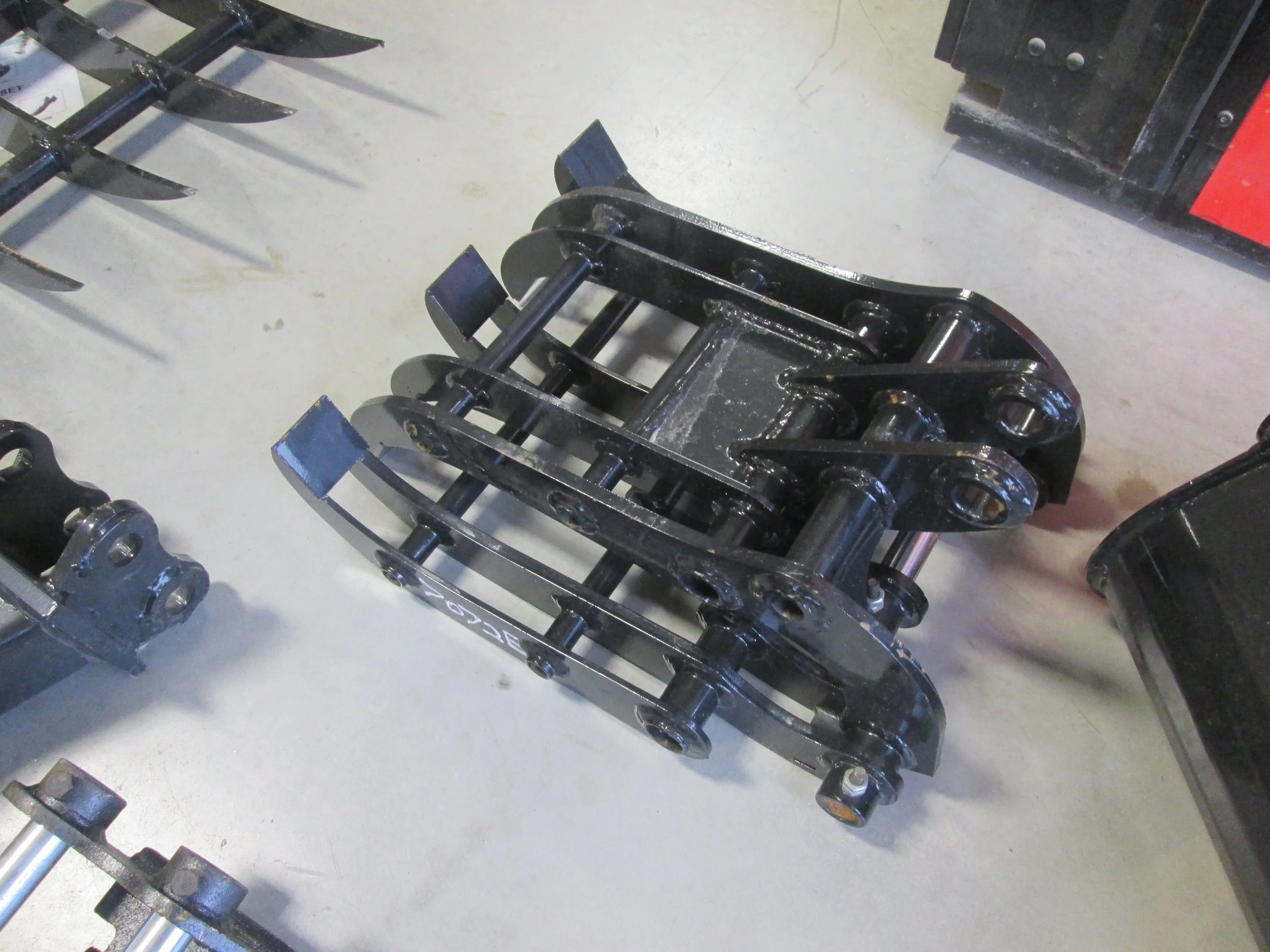 Grapples — Carroll Equipment - CNY'S Best Place For Construction Equipment