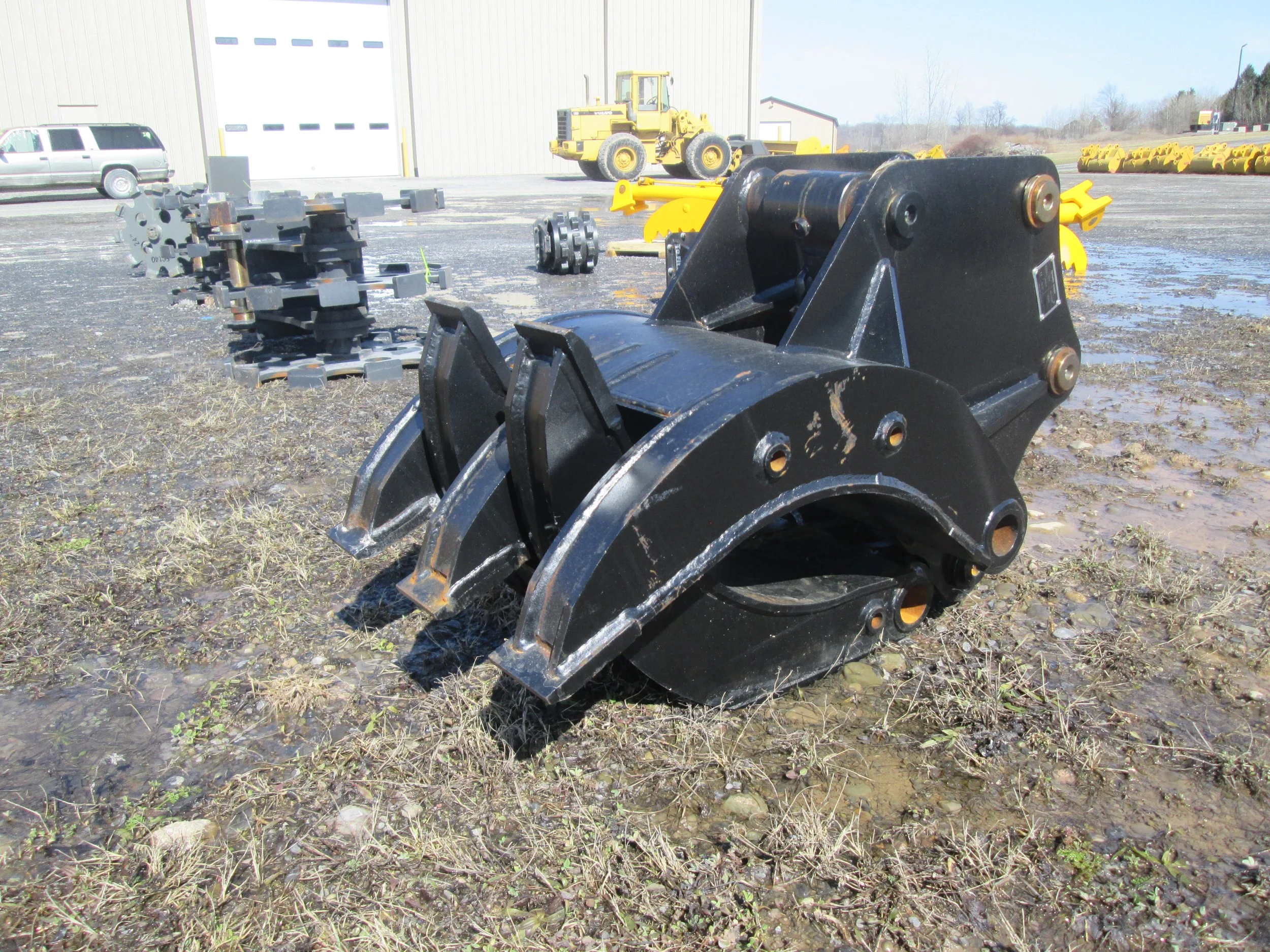 Grapples — Carroll Equipment - CNY'S Best Place For Construction Equipment