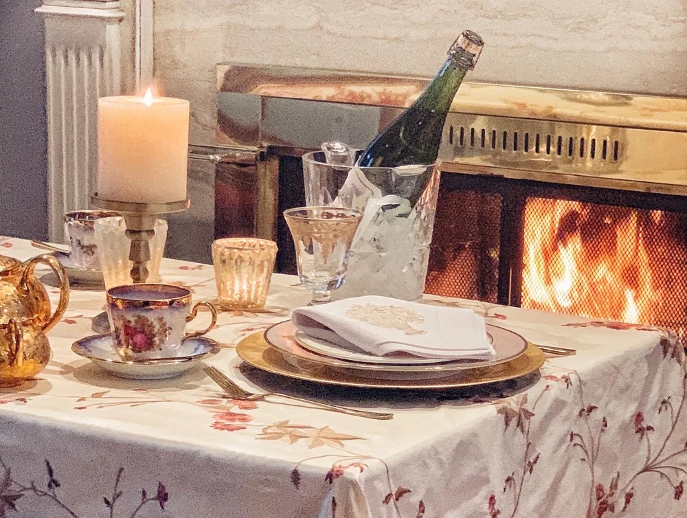Impromptu Table Design For Two