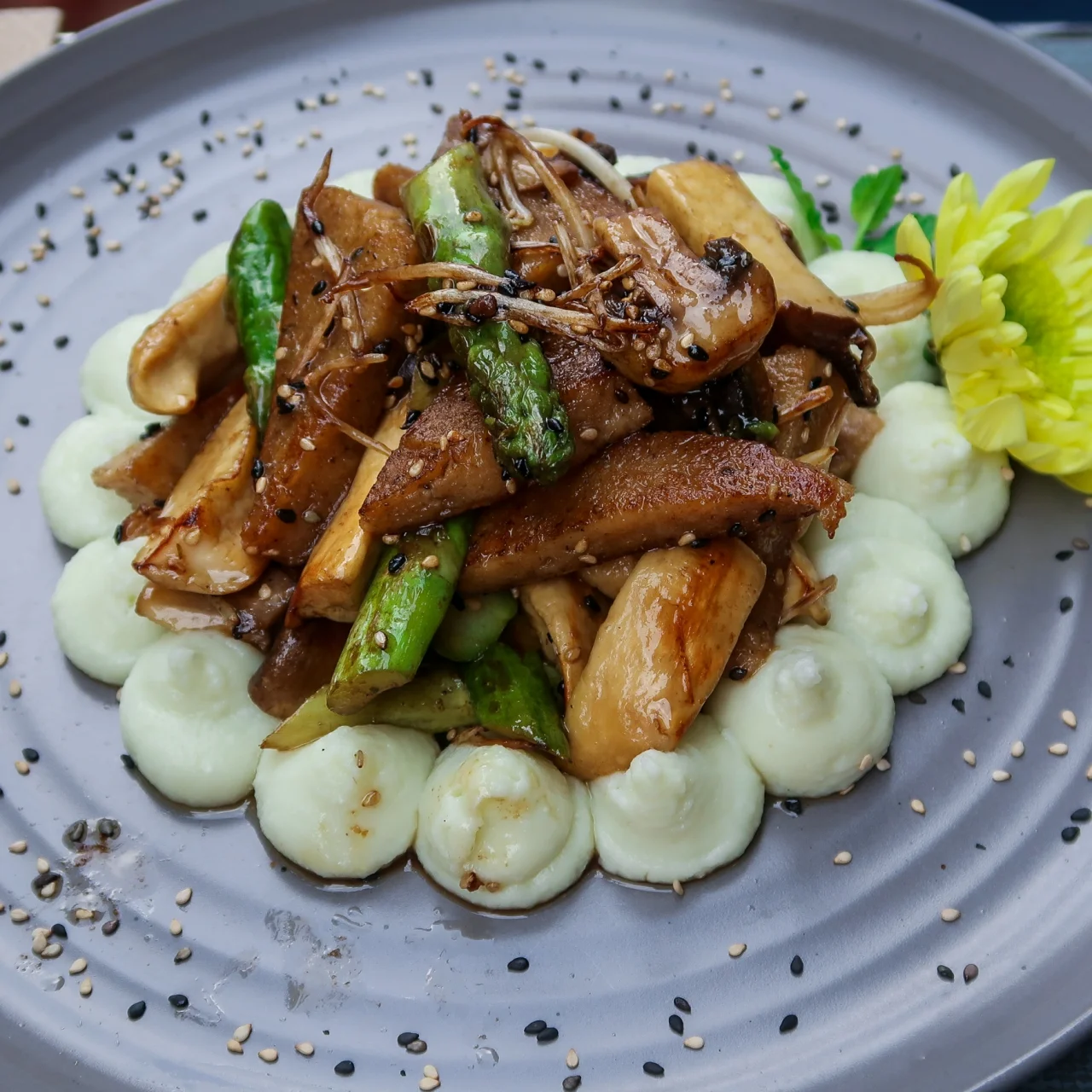 🇨🇭 A Vegan Visit to Geneva — A Vegan Visit