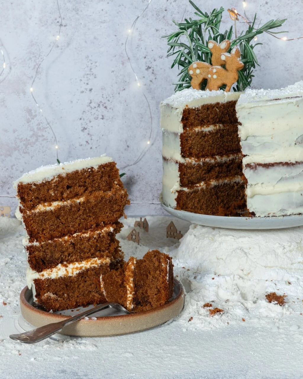 🎄Gingerbread Christmas Cake with Snowy Lemon Buttercream — A Vegan Visit