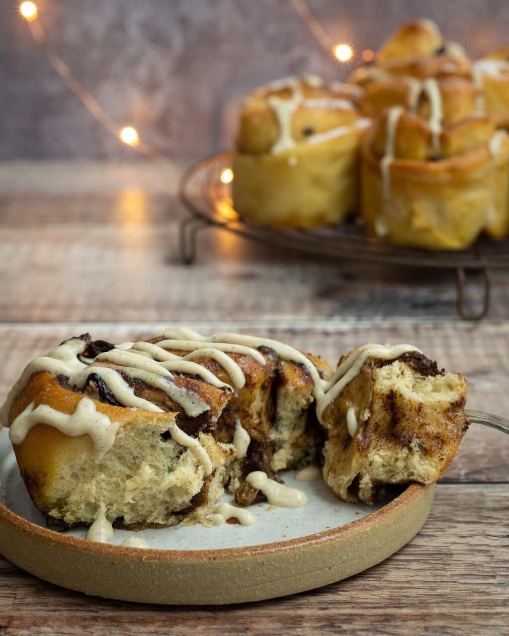 ️ Festive Cinnamon Buns With Orange, Cinnamon & Maple Icing — A Vegan Visit