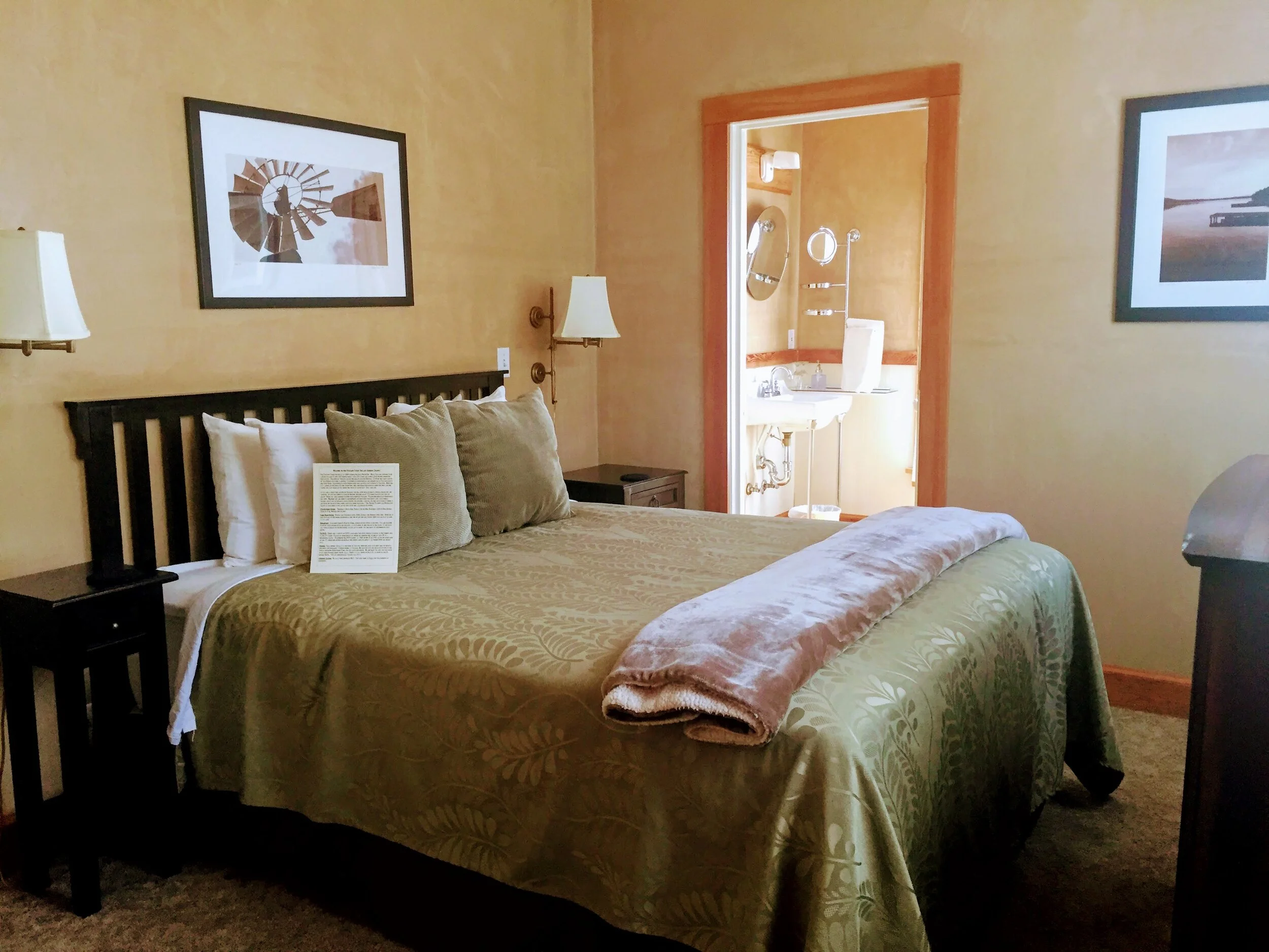 Union Inn + Pub, Volcano