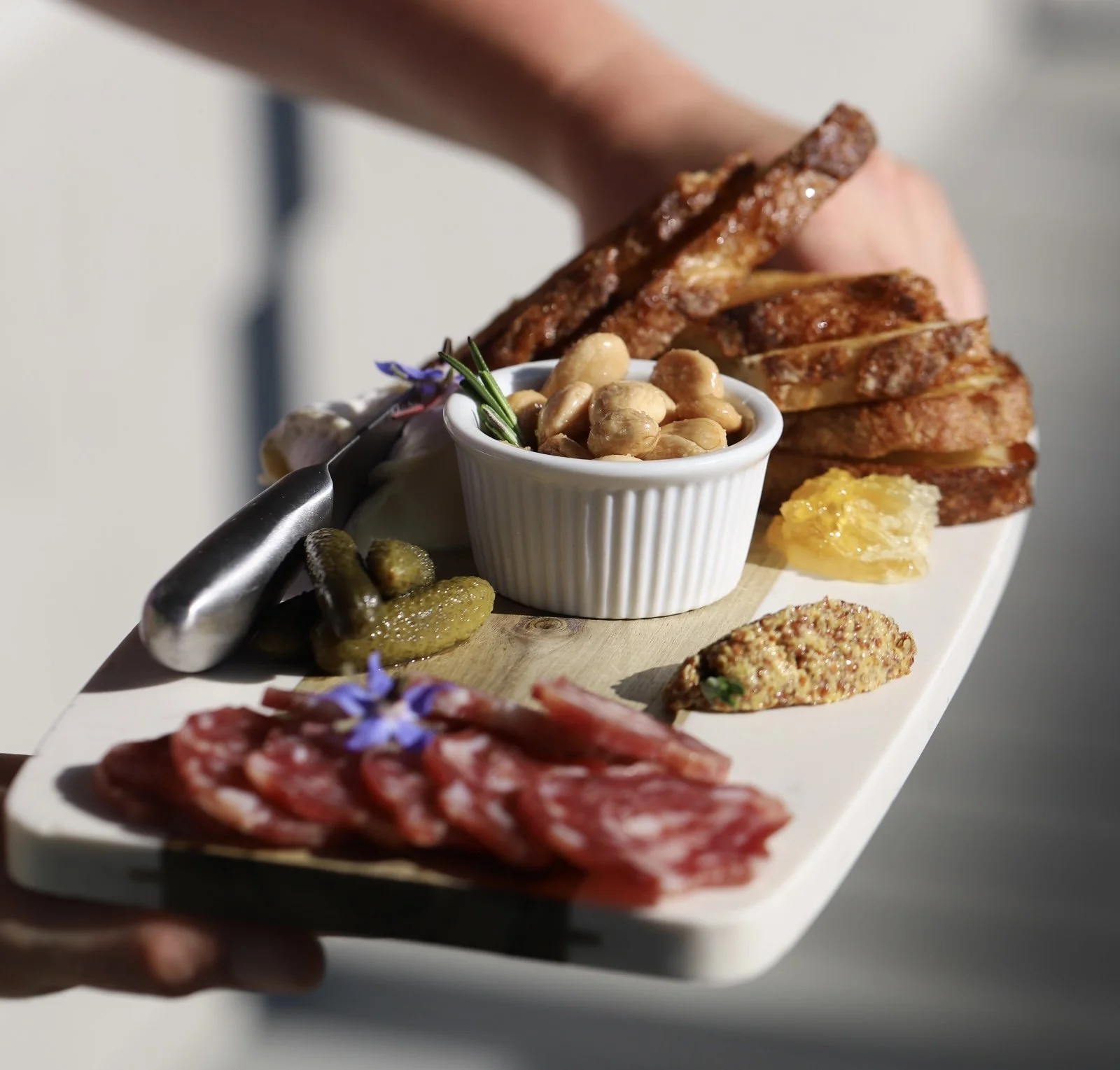 The Bar at M+M | Main and Mountain Bar & Motel at Okemo Ludlow, VT