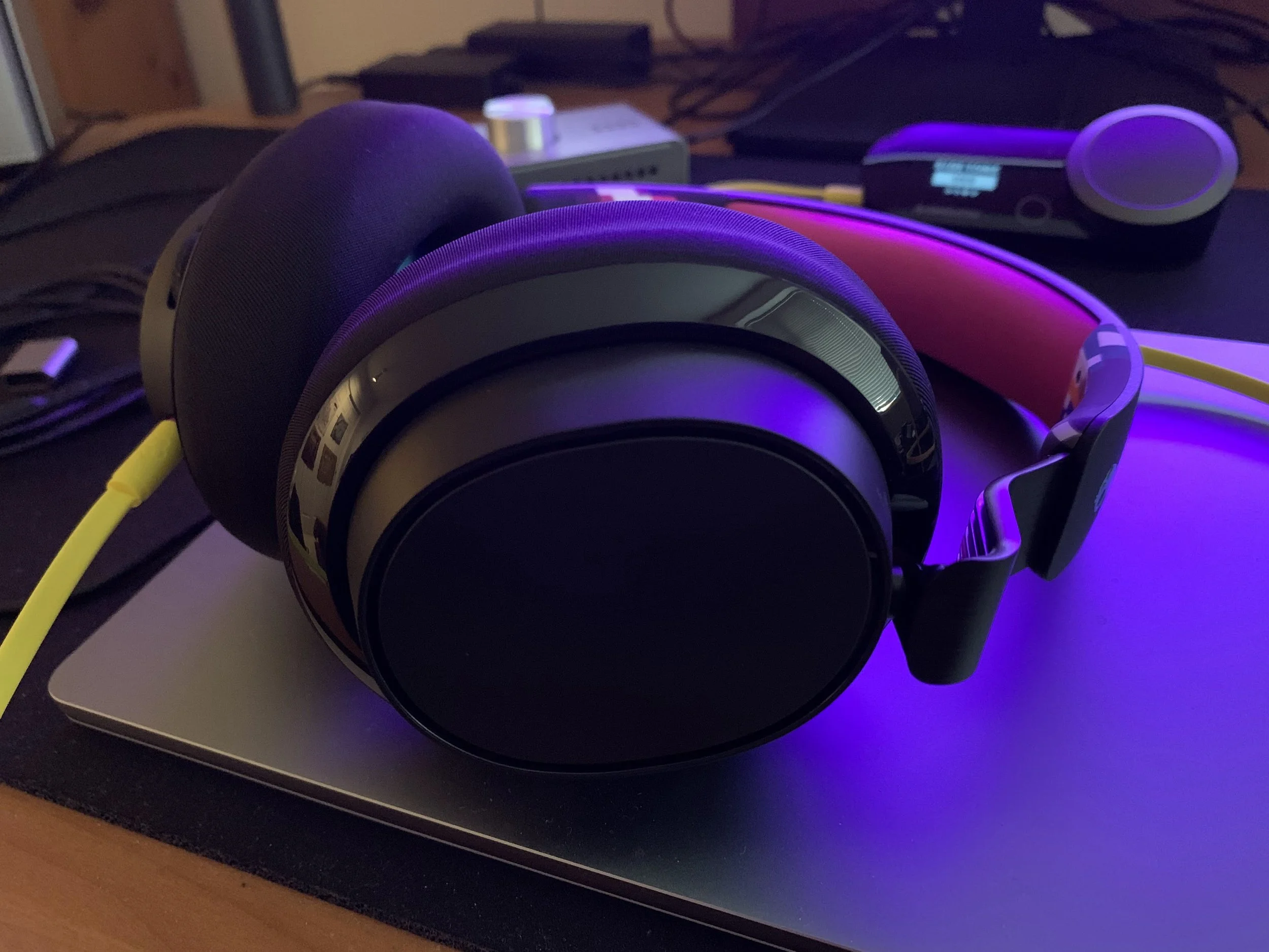 Corsair HS55 Surround Mic Test — World Bolding