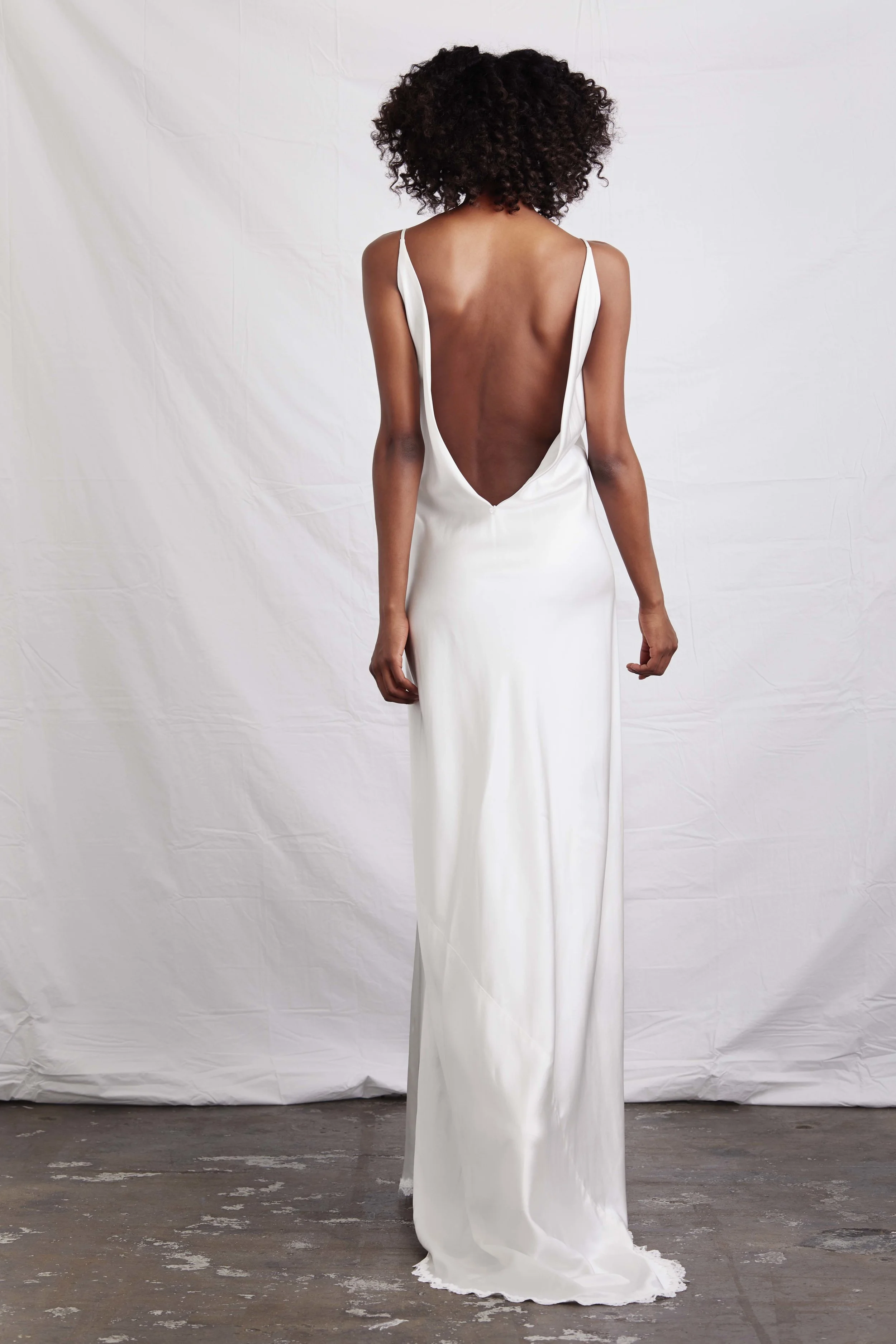 A LA ROBE wedding dresses available at Zo & Willow bridal in Berlin ...