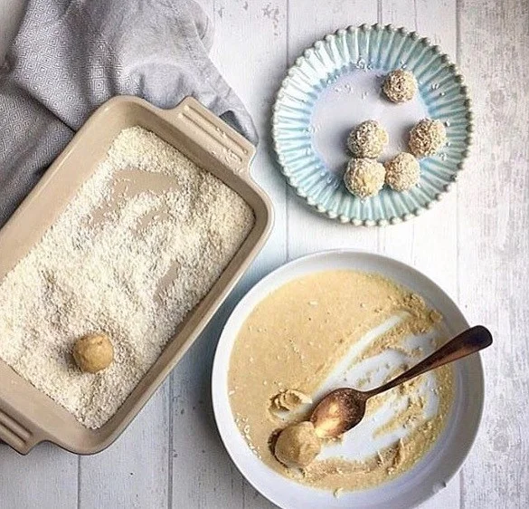 White chocolate snowball truffles — Holly Tree Kitchen