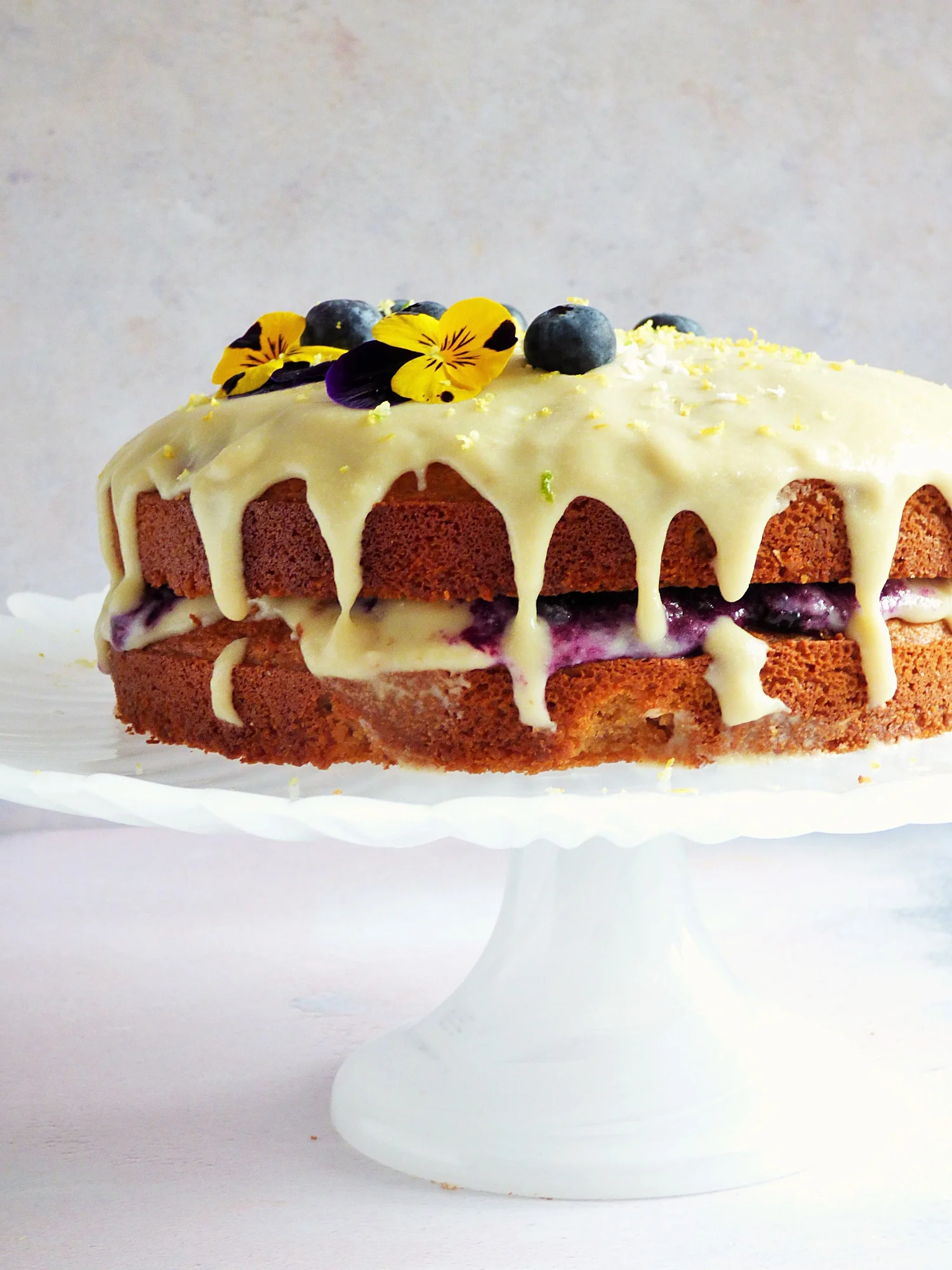 Lemon & blueberry cake with a white chocolate ganache drip — Holly Tree ...