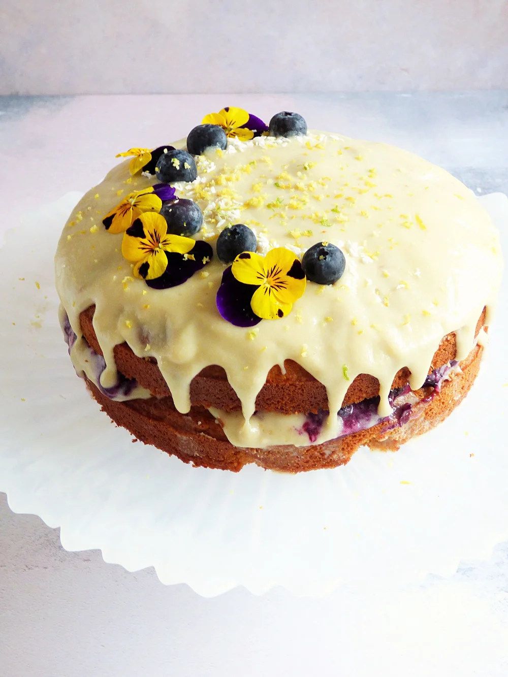 Lemon & blueberry cake with a white chocolate ganache drip — Holly Tree ...