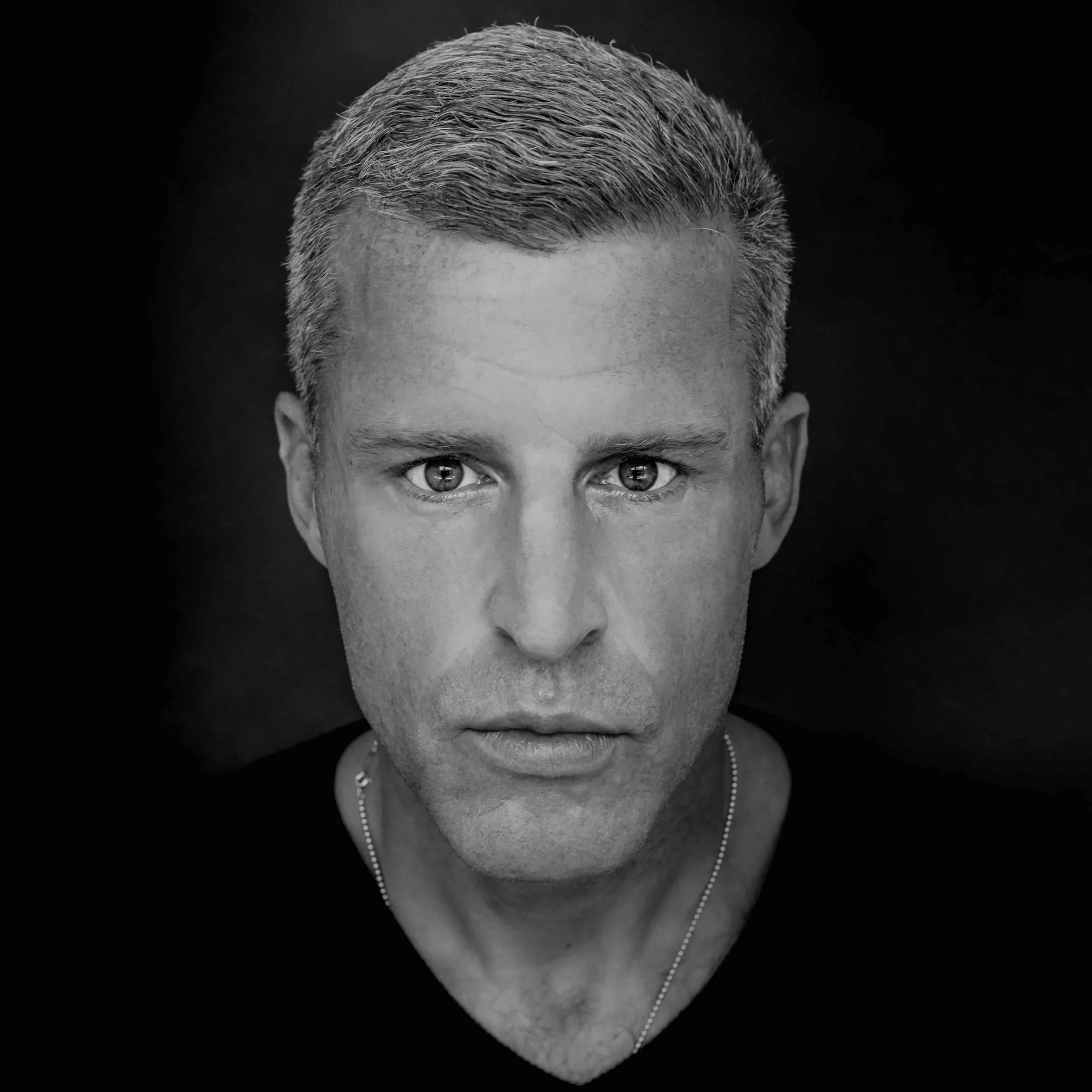 Stuckrad - Barre ENG — Marcel Hartges