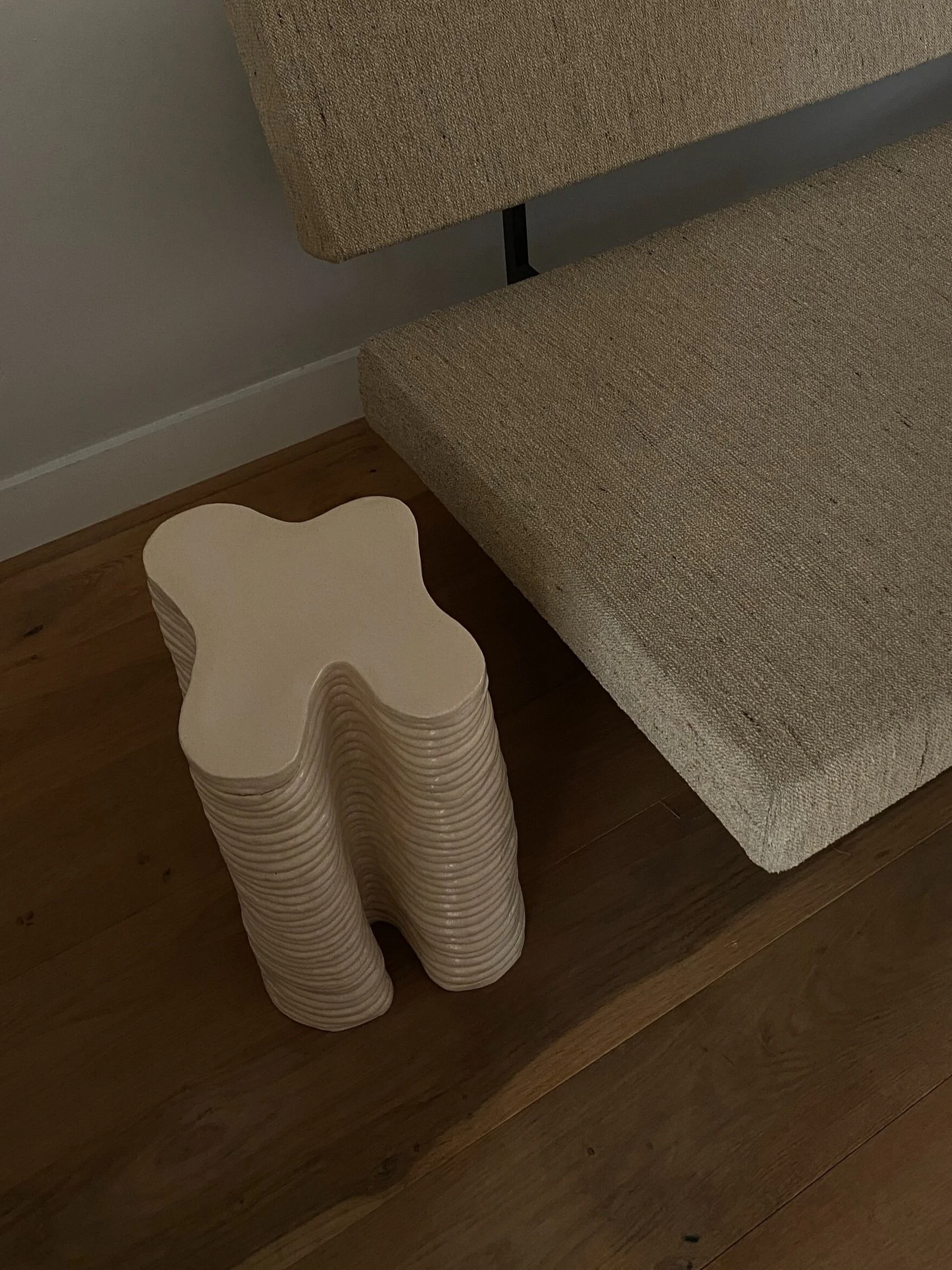 STOOLS — 2222STUDIO