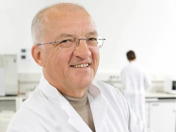 Professor Axel Ullrich — Royal Canadian Institute for Science