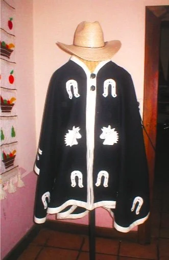 EL JORONGO CUSTOM DESIGN -GALERIA RUANAS CHARRAS/CUSTOM CHARRO CAPES