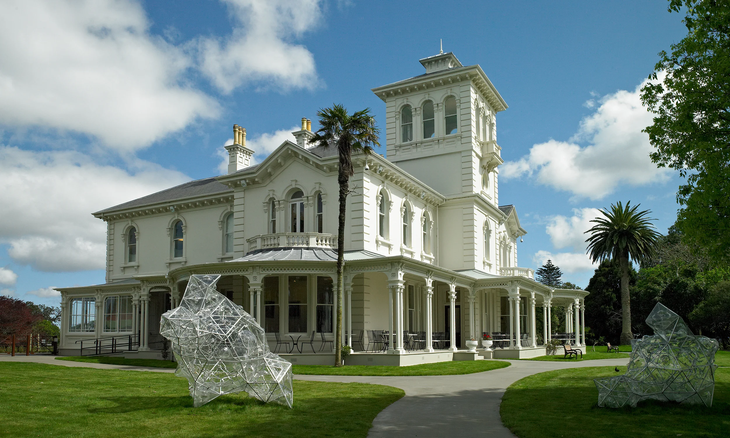 Matthews & Matthews Architects